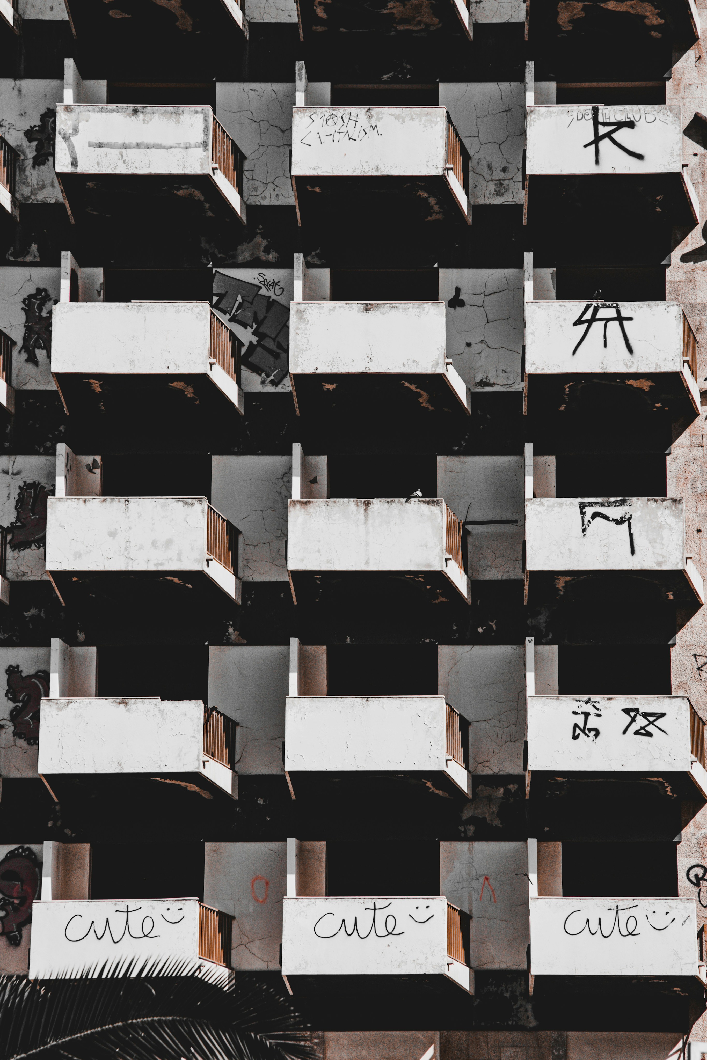 Concrete Grid: A Quiet Mosaic of Movable Balconies