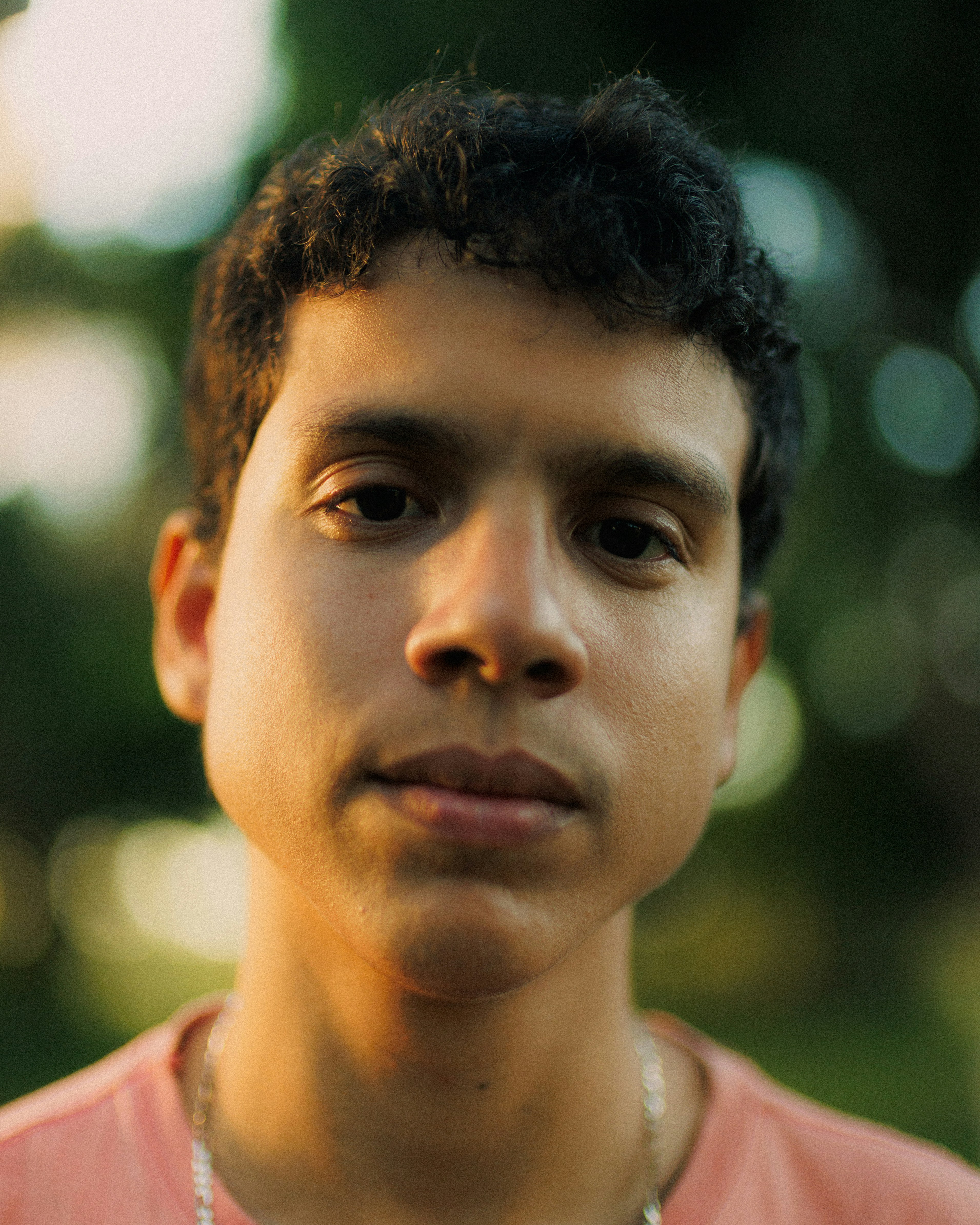 Centered Glow: A Soft Portrait in Evening Light