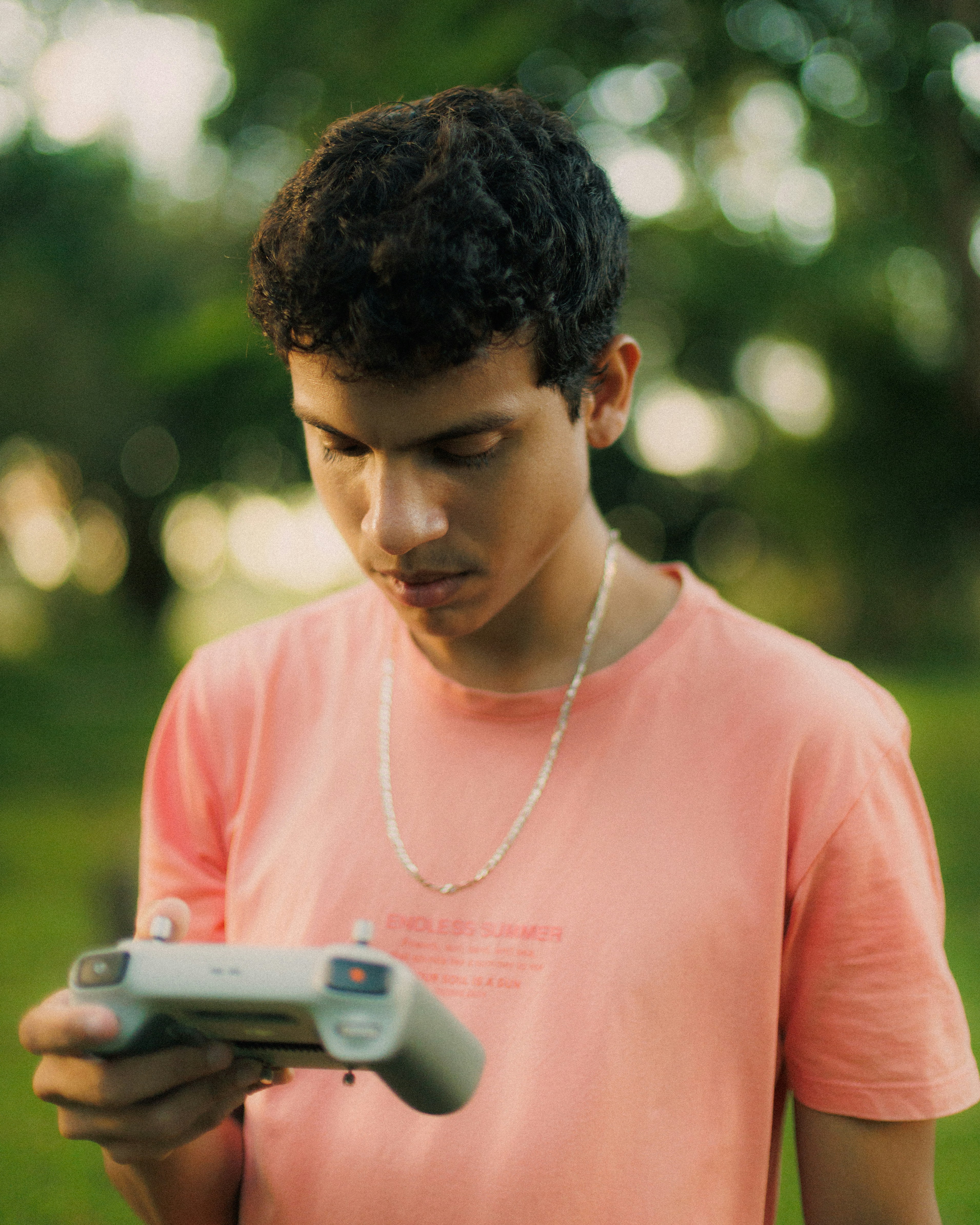 Soft Focus Gamer: Quiet Moment with a Peach Tee