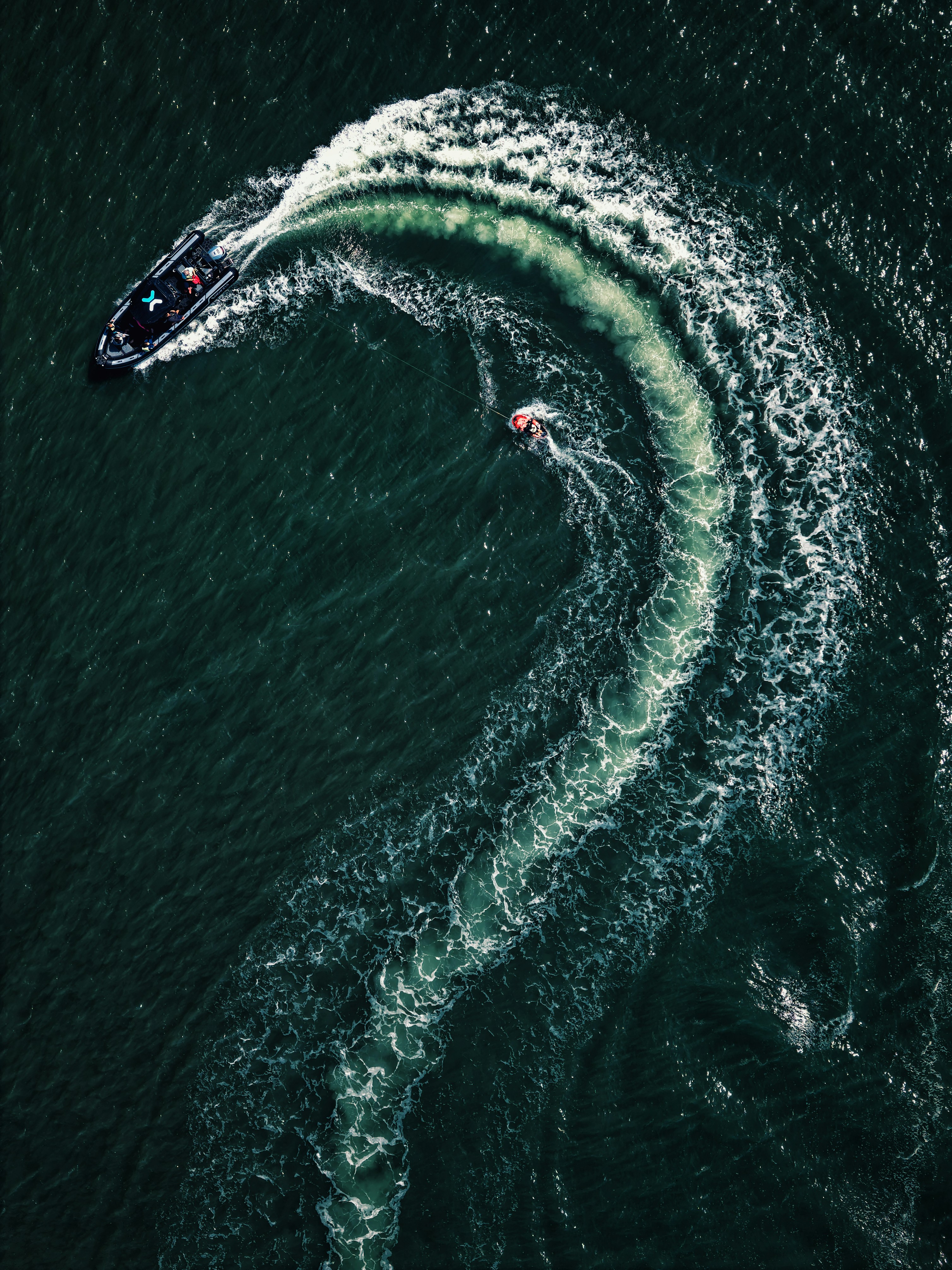 Hydro-Sculpted Wake: A Drone's Eye Over a Circular Water Burst