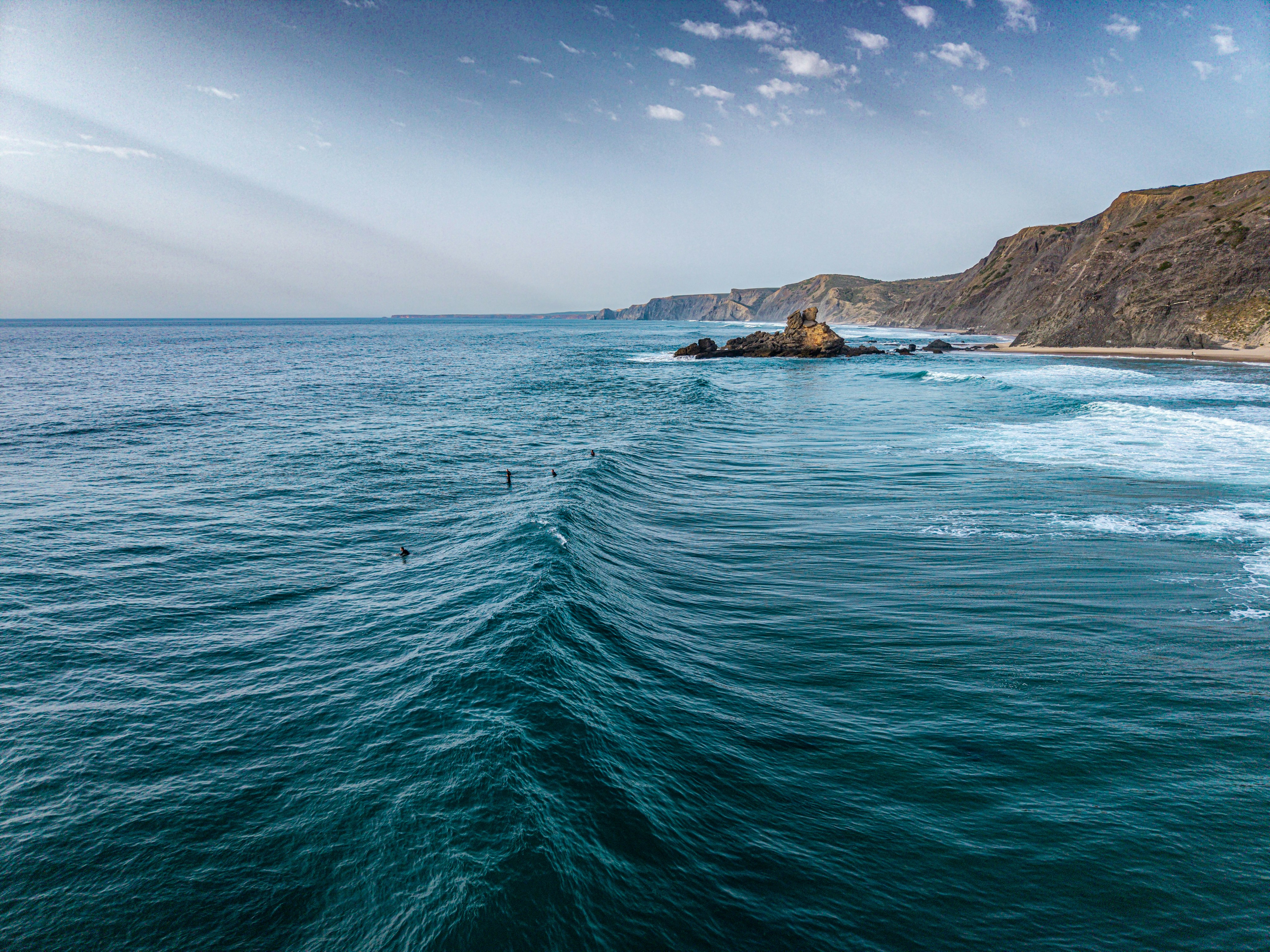 Coastal Pulse: A Blue Line Drawing the Sea into Land