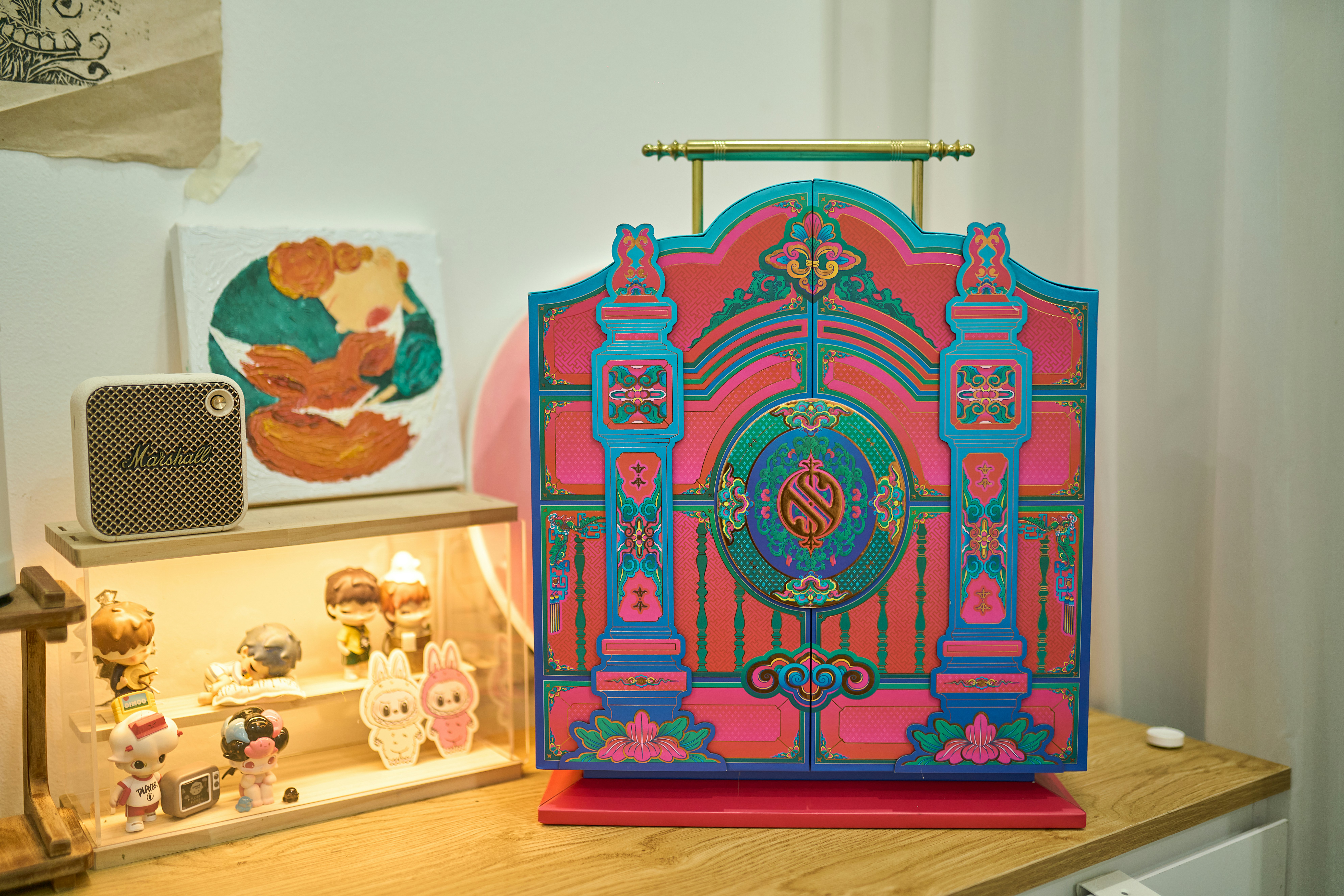 Vibrant Crest: A Neon-tinged Toy Chest Centerpiece