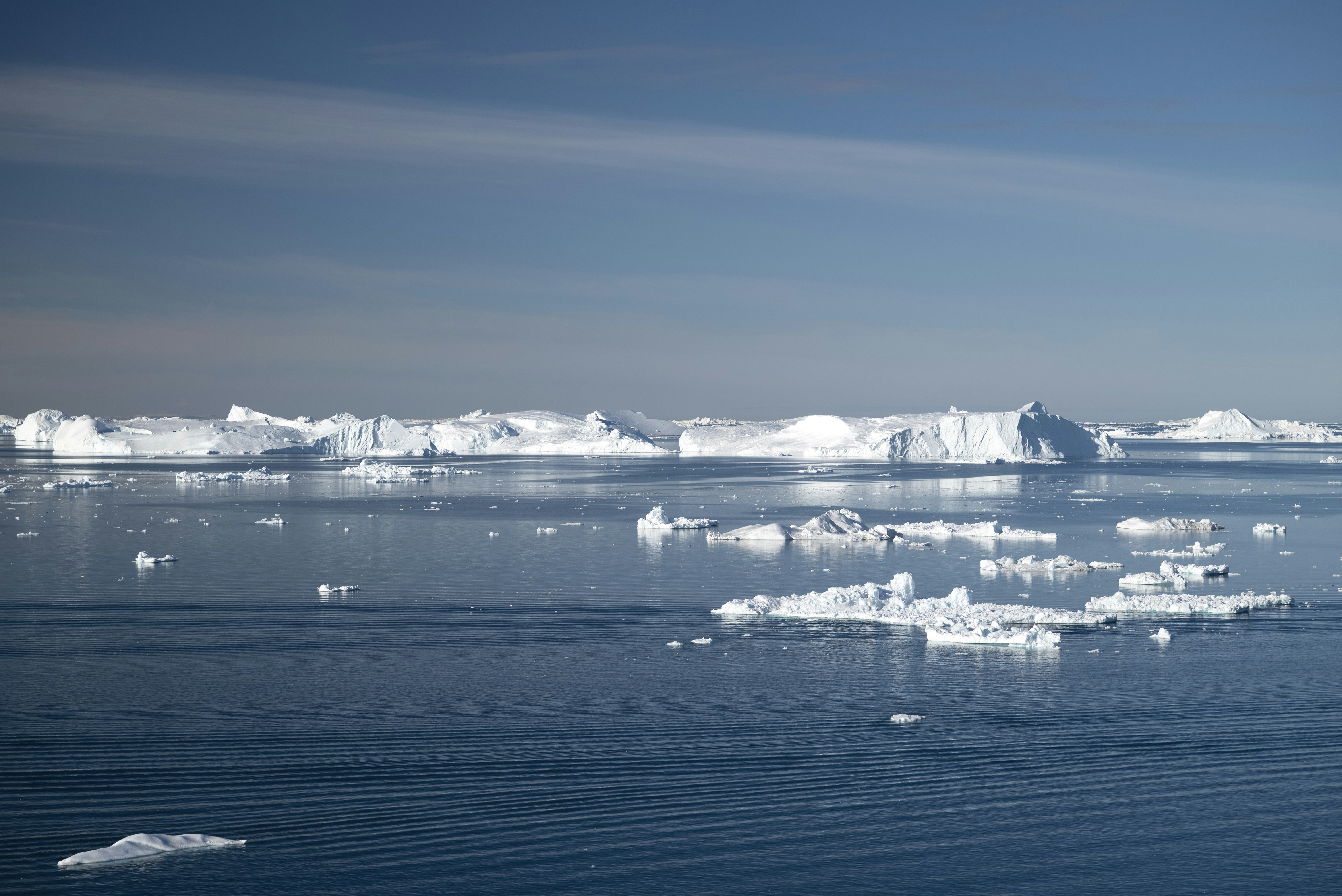 Floating Ice Horizon: A Calm Arctic Seascape