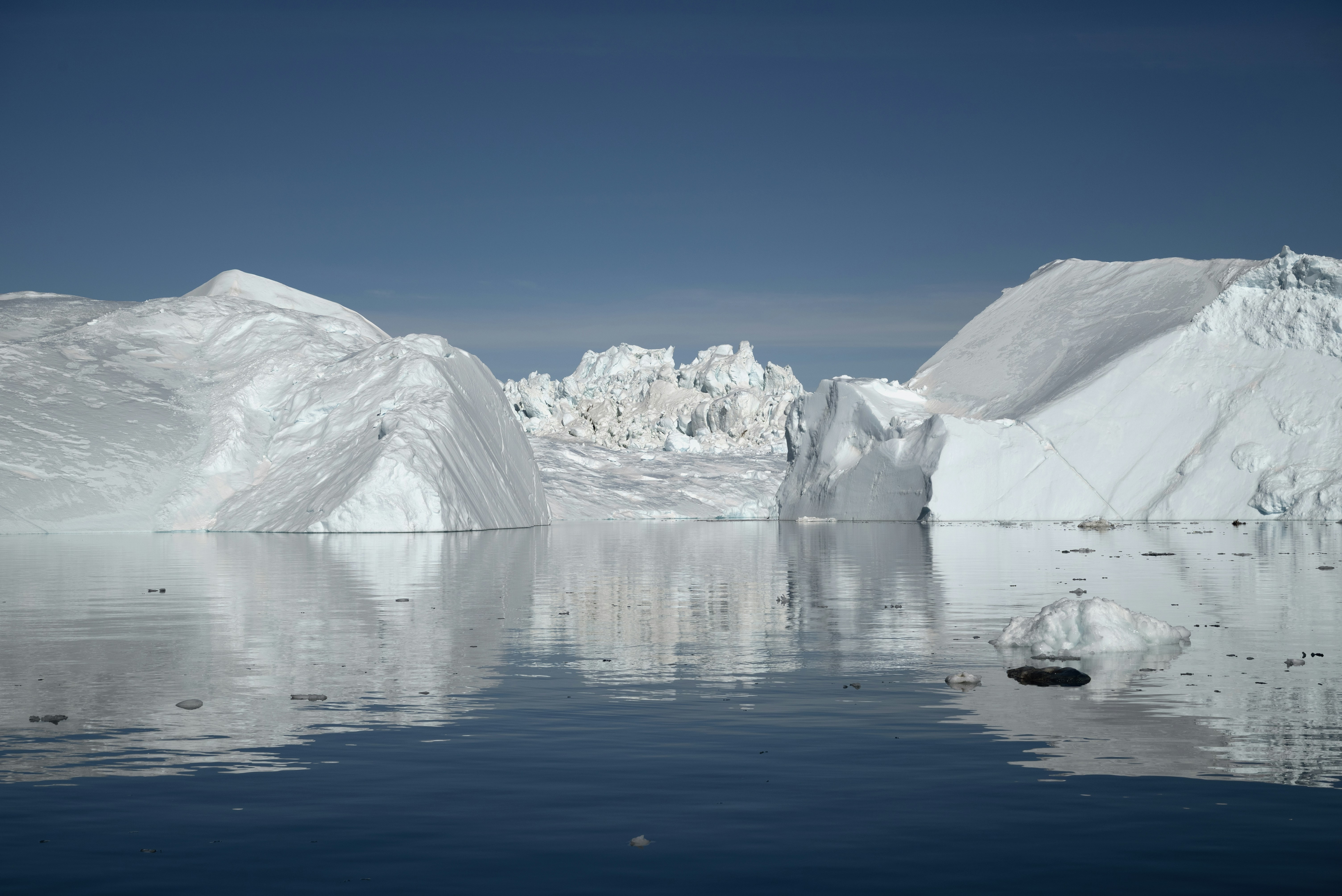 Icebound Horizon: A Quiet Break in the Glacial Field