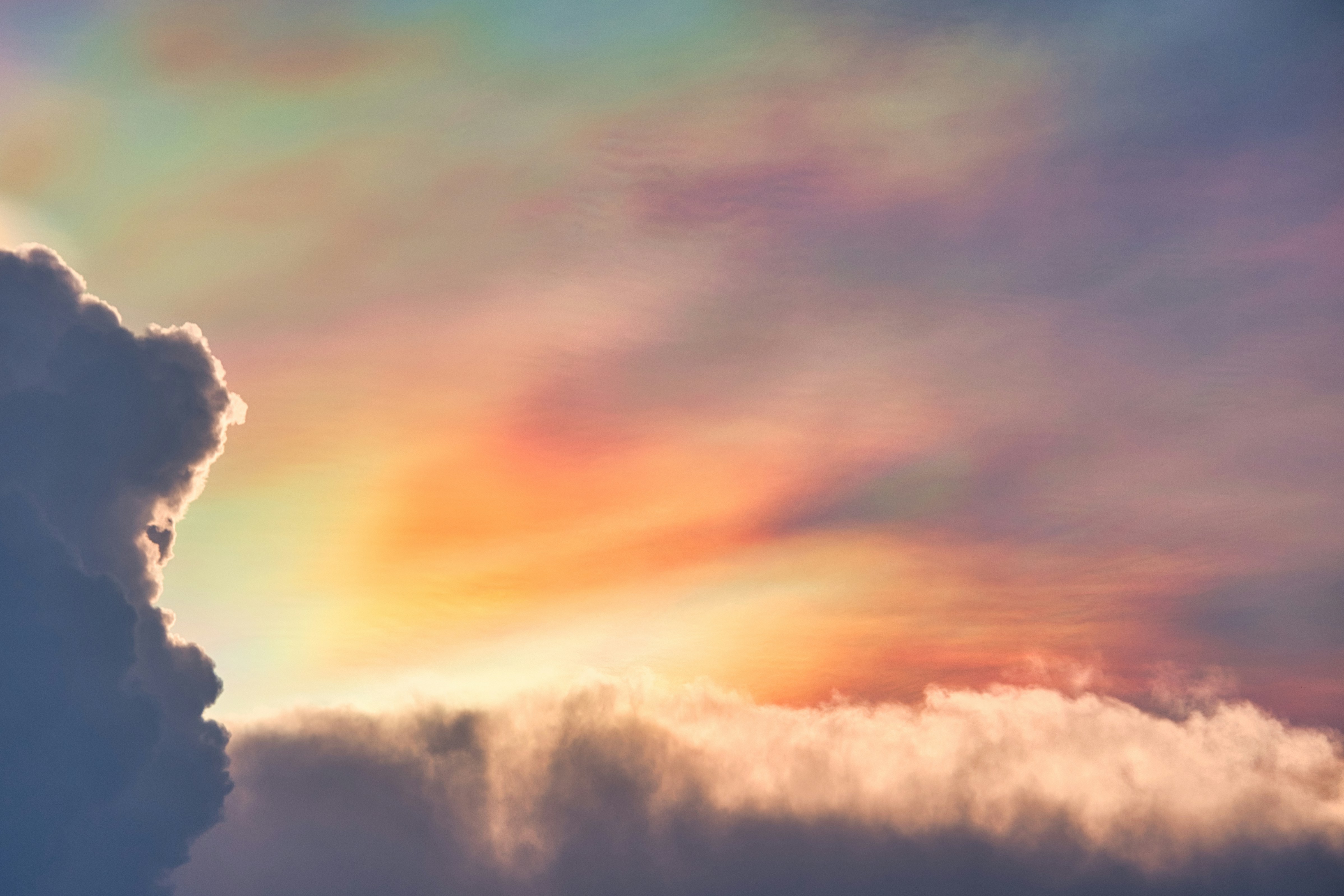 Chromatic Crest: Sunset Vapor Over The Horizon