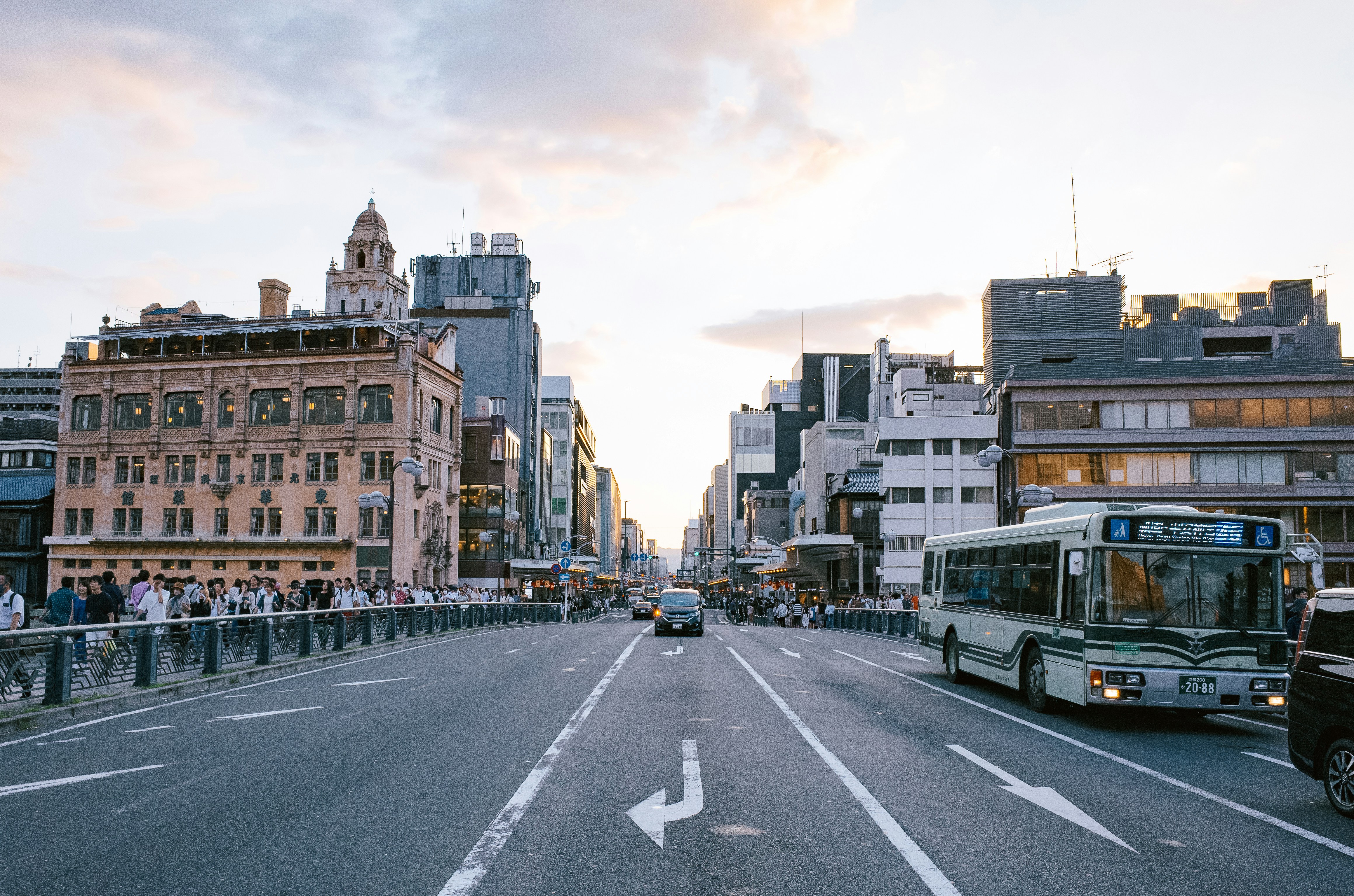 Urban Boulevard: A City at the Convergence of Sky and Street