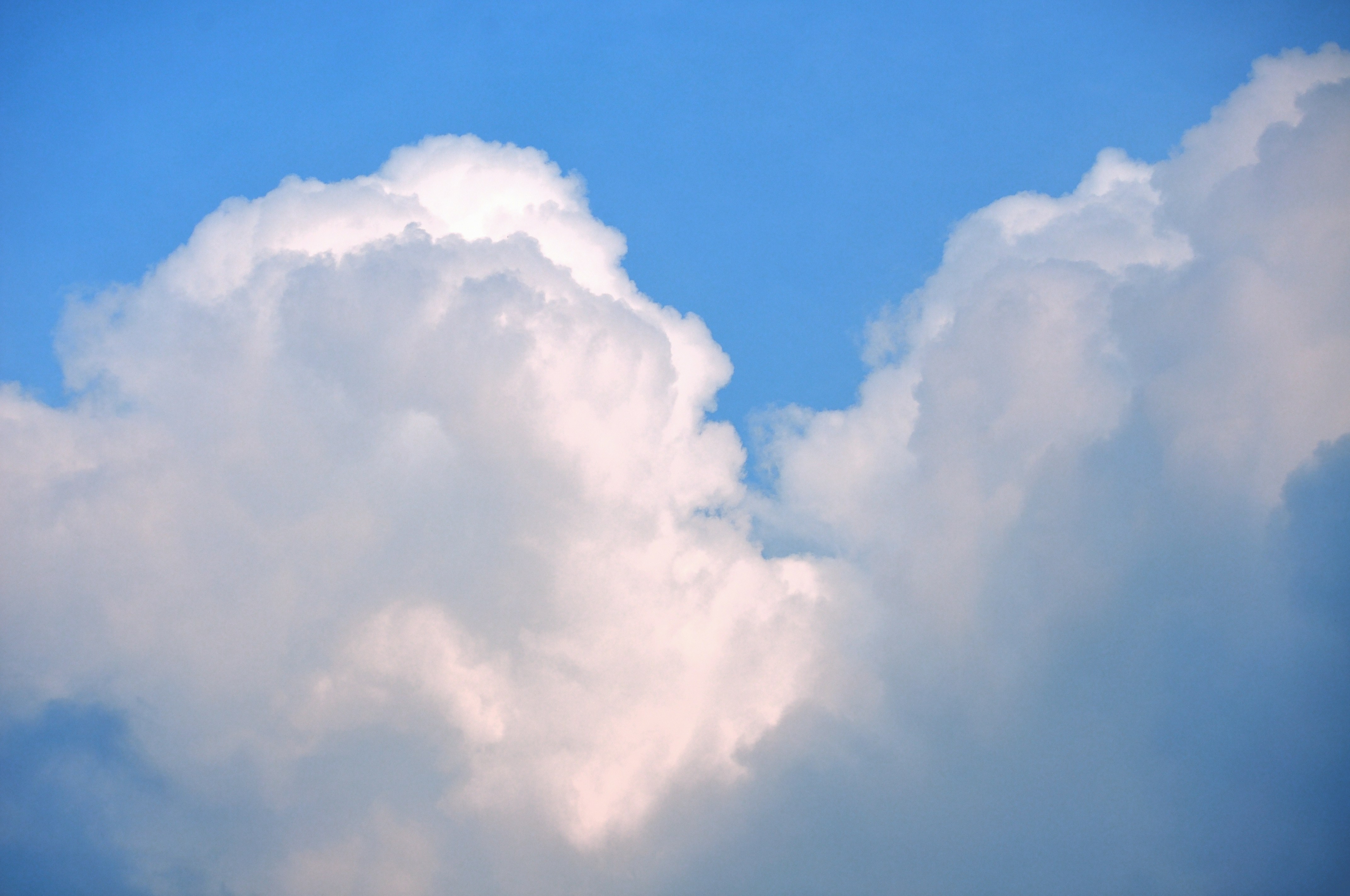 Soft Skyform: A Plush Cloudscape Amid Blue Silence