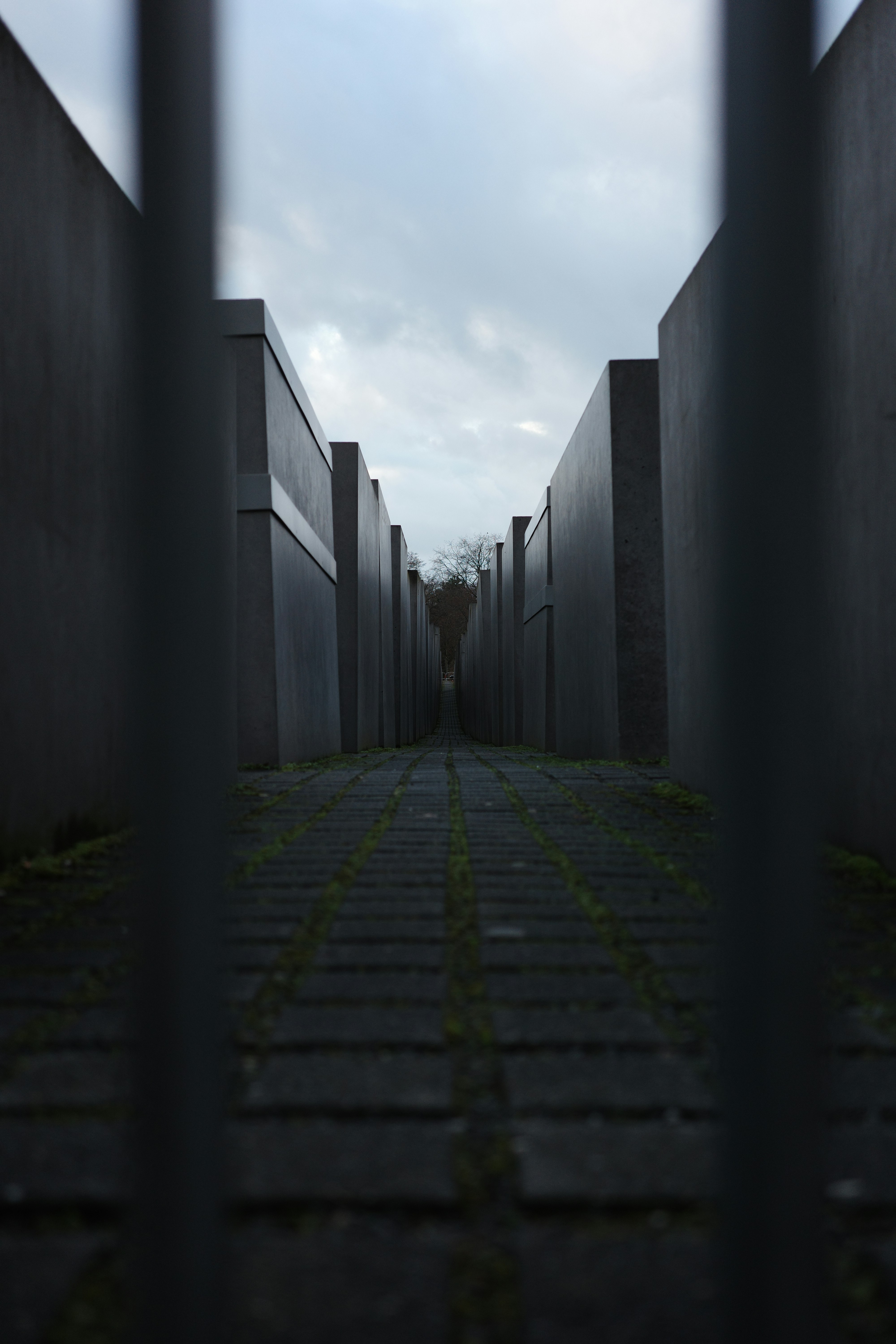 Converging Lines of Memory: A Path Through Monoliths