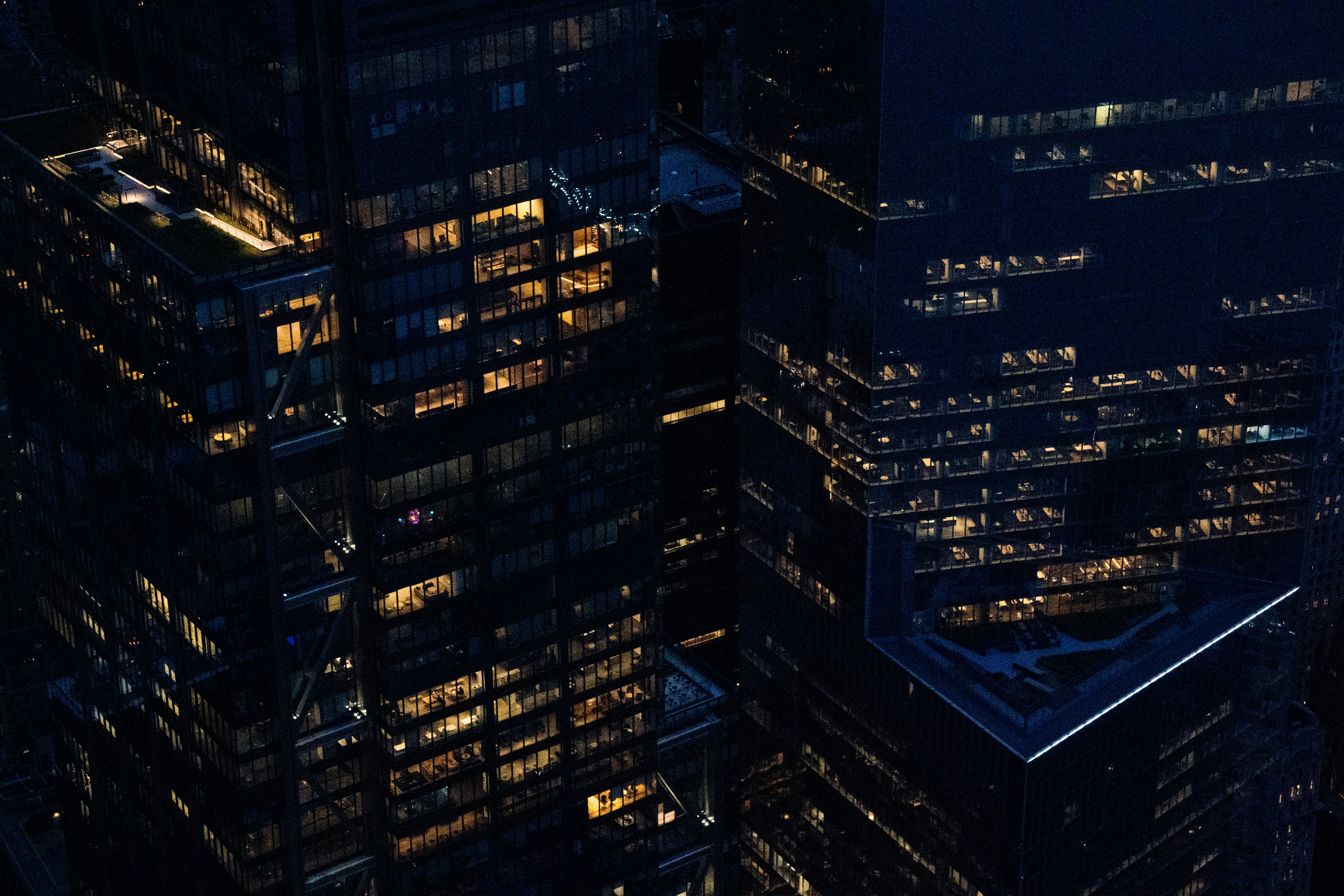 Nightfall Geometry: A Web of Glass and Light