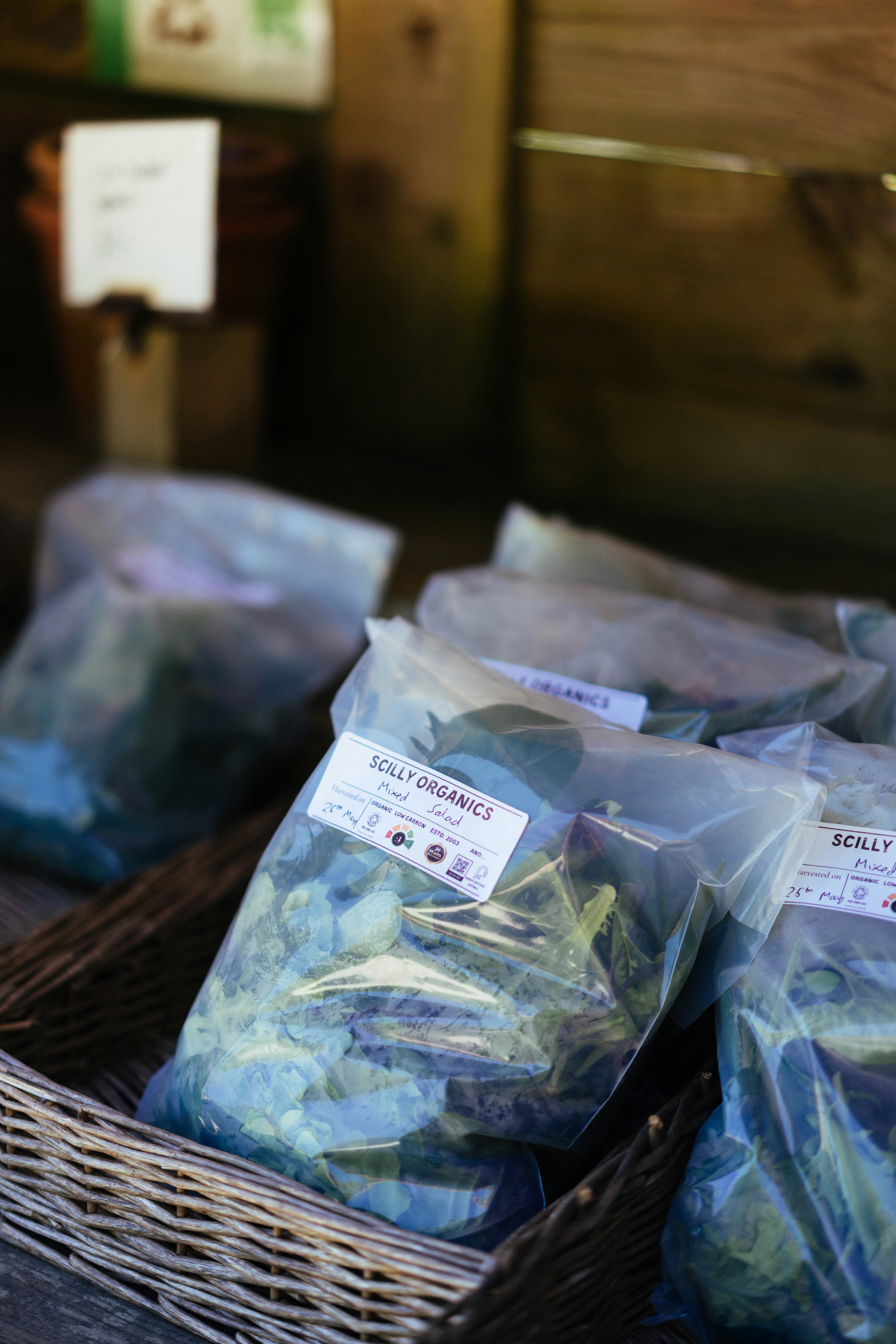 Hushed Greens in a Basket: Organic Packaging on Display