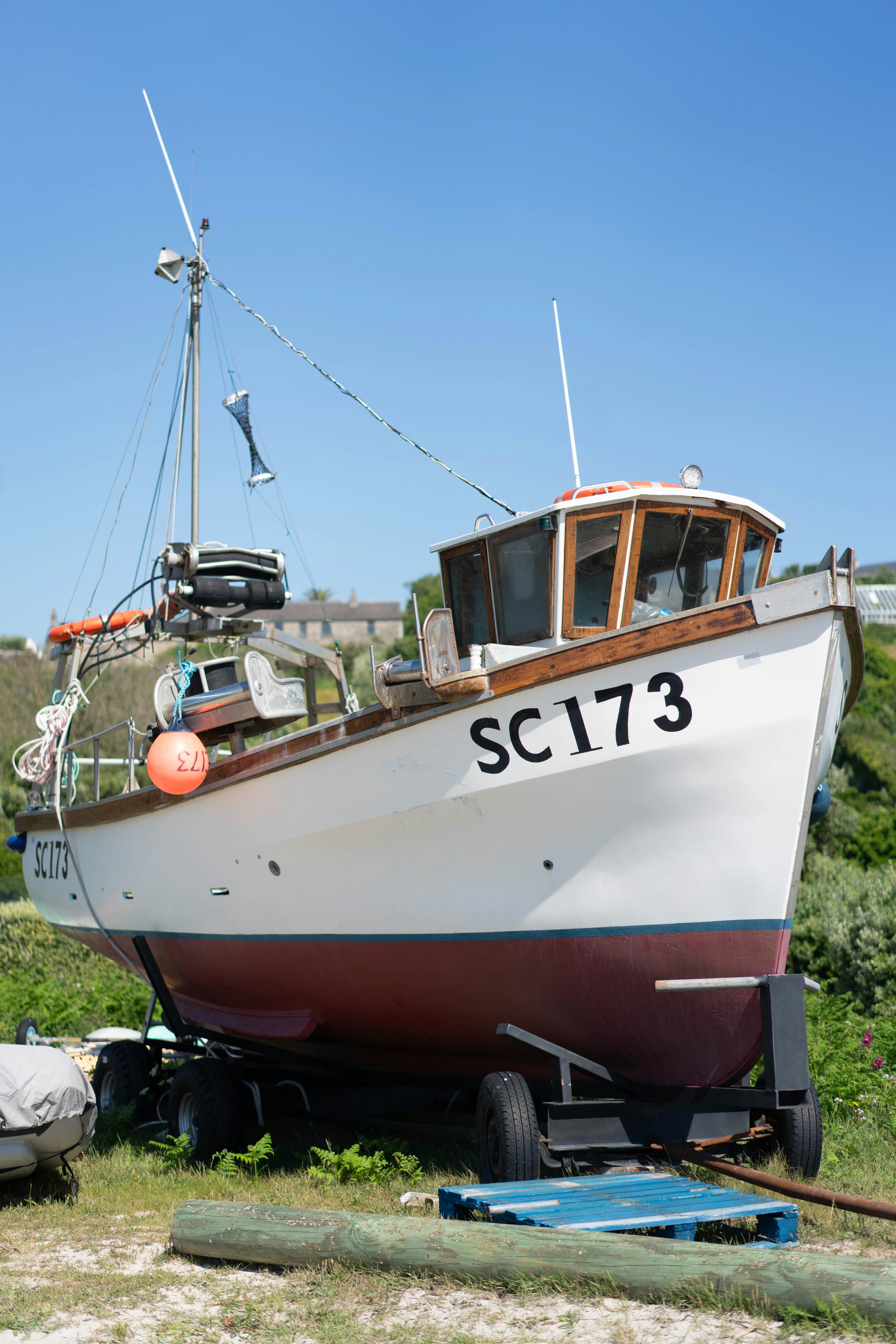 Low Tide Liner: Boat on its Sturdy Rest