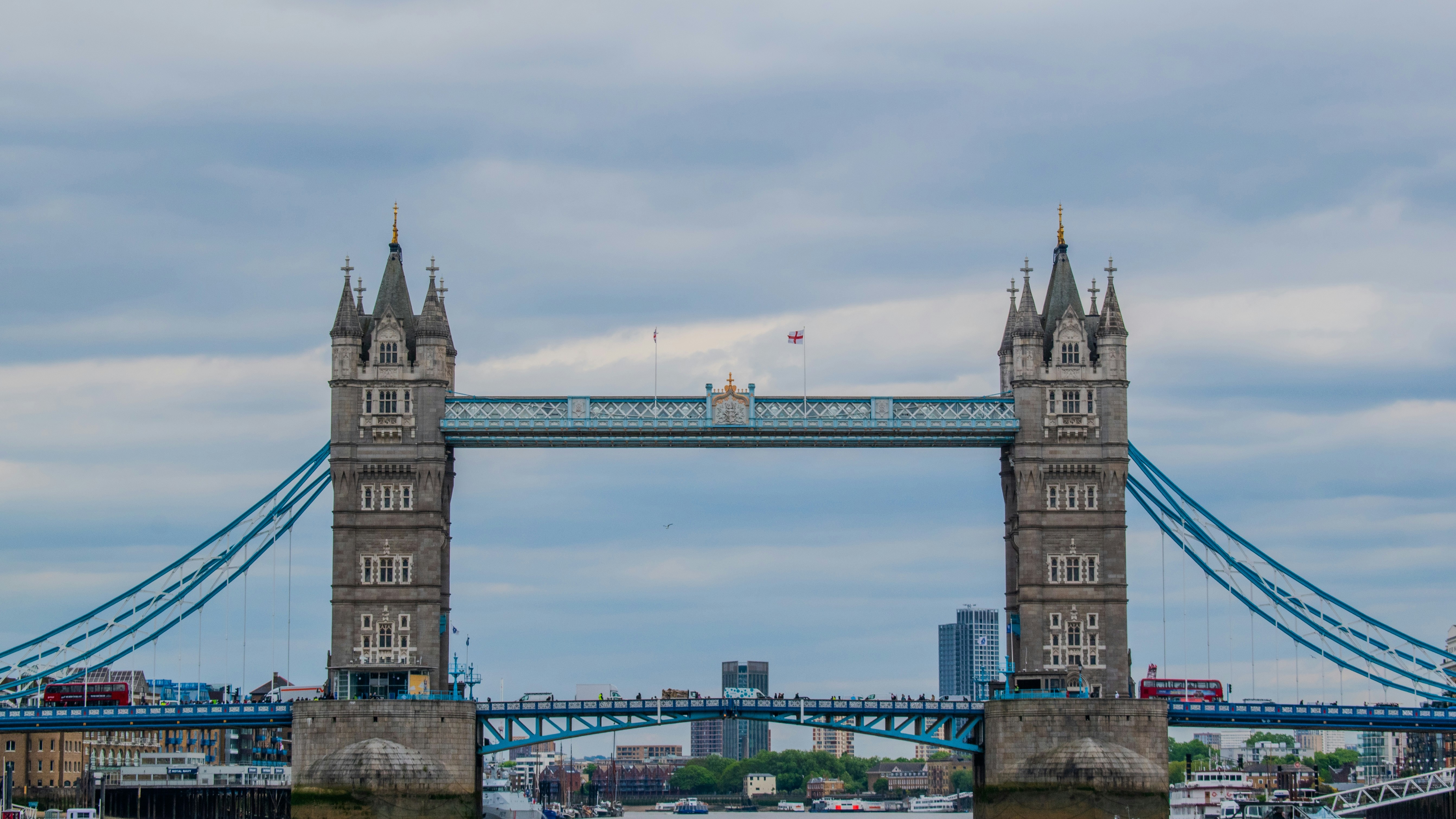 Tower Bridge in Focus: A Majestic Thames Silhouette
