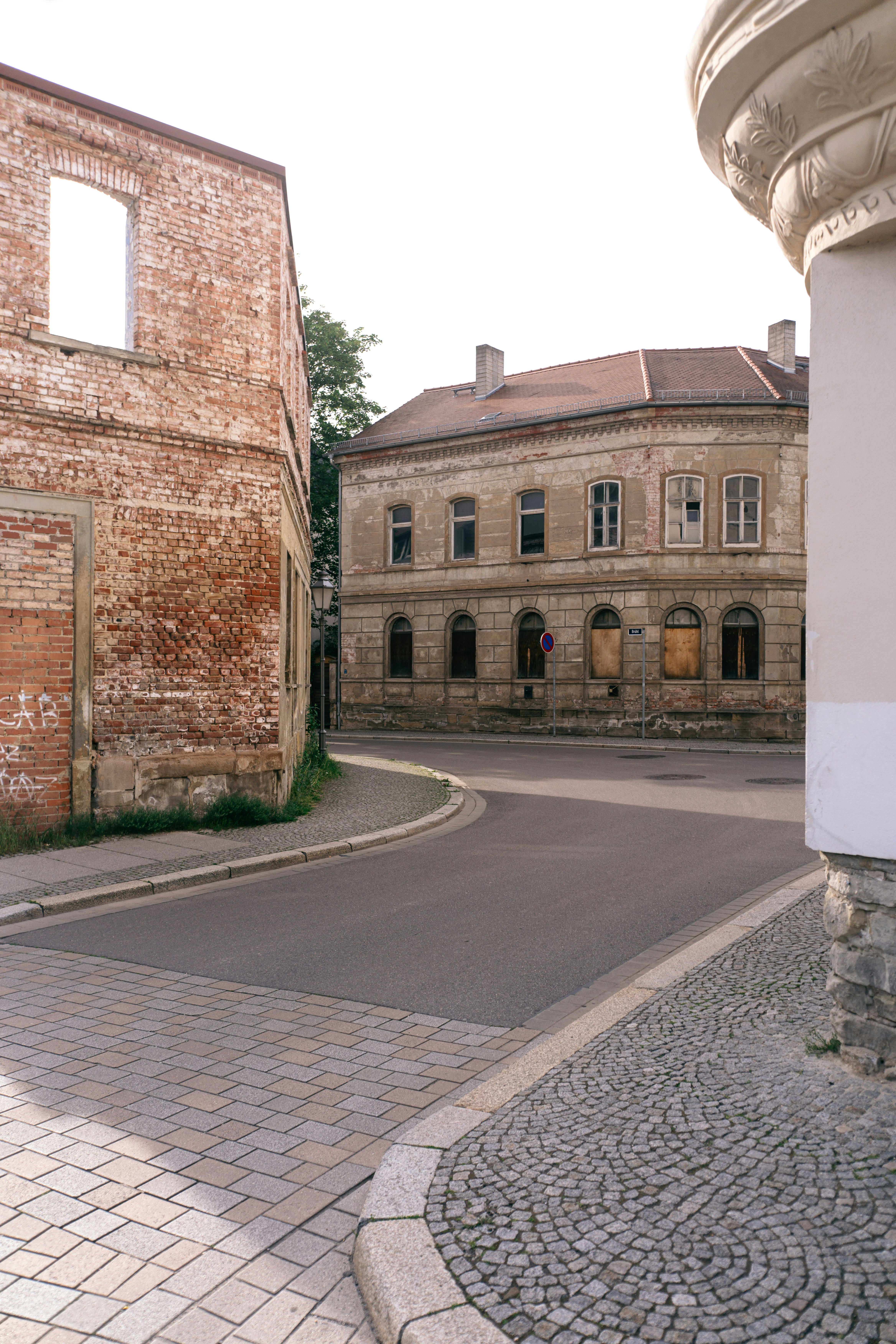 Curved Street, Historic Facades, and a Quiet City Corner