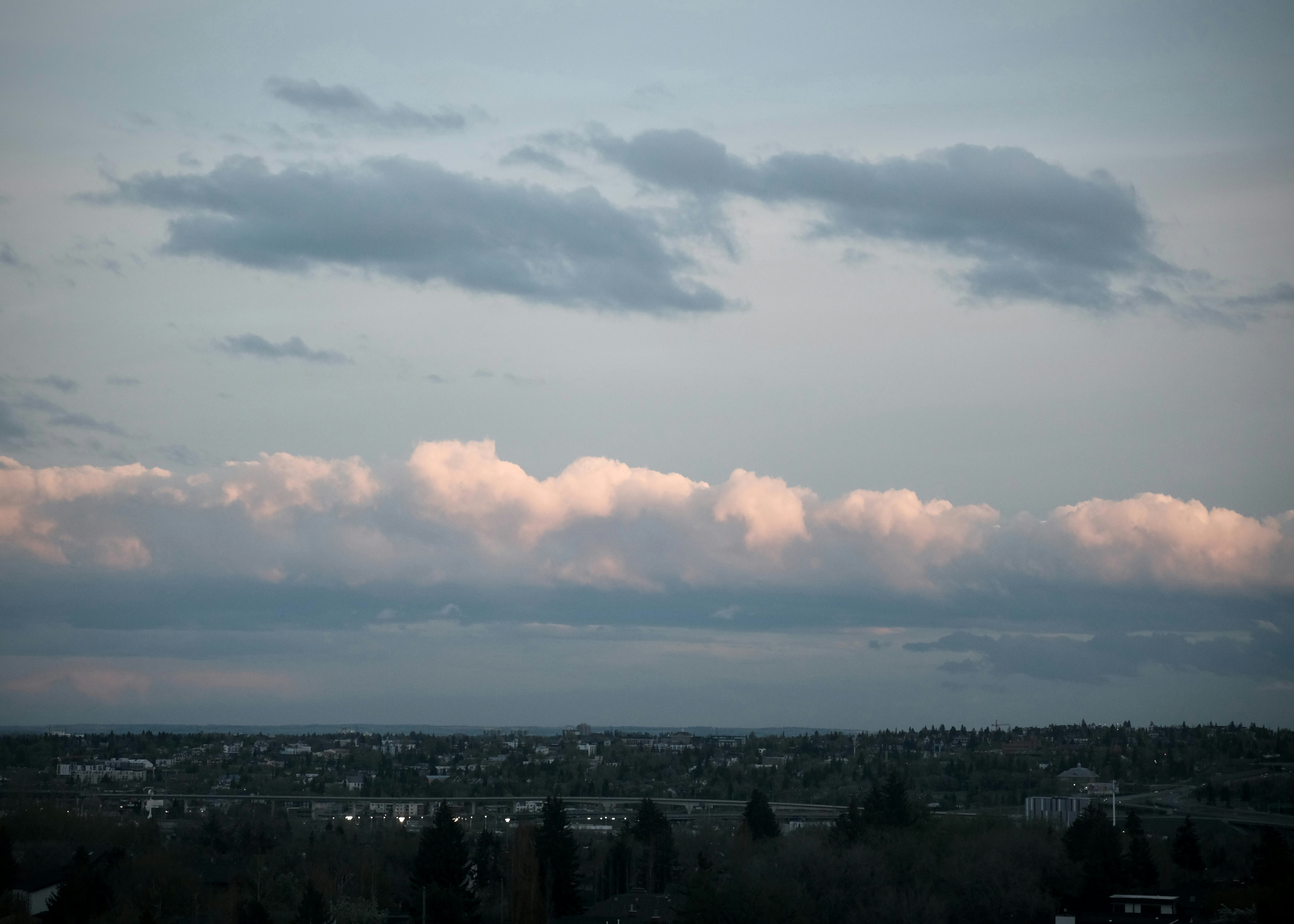 Distant Horizon Under Soft Cloudbank