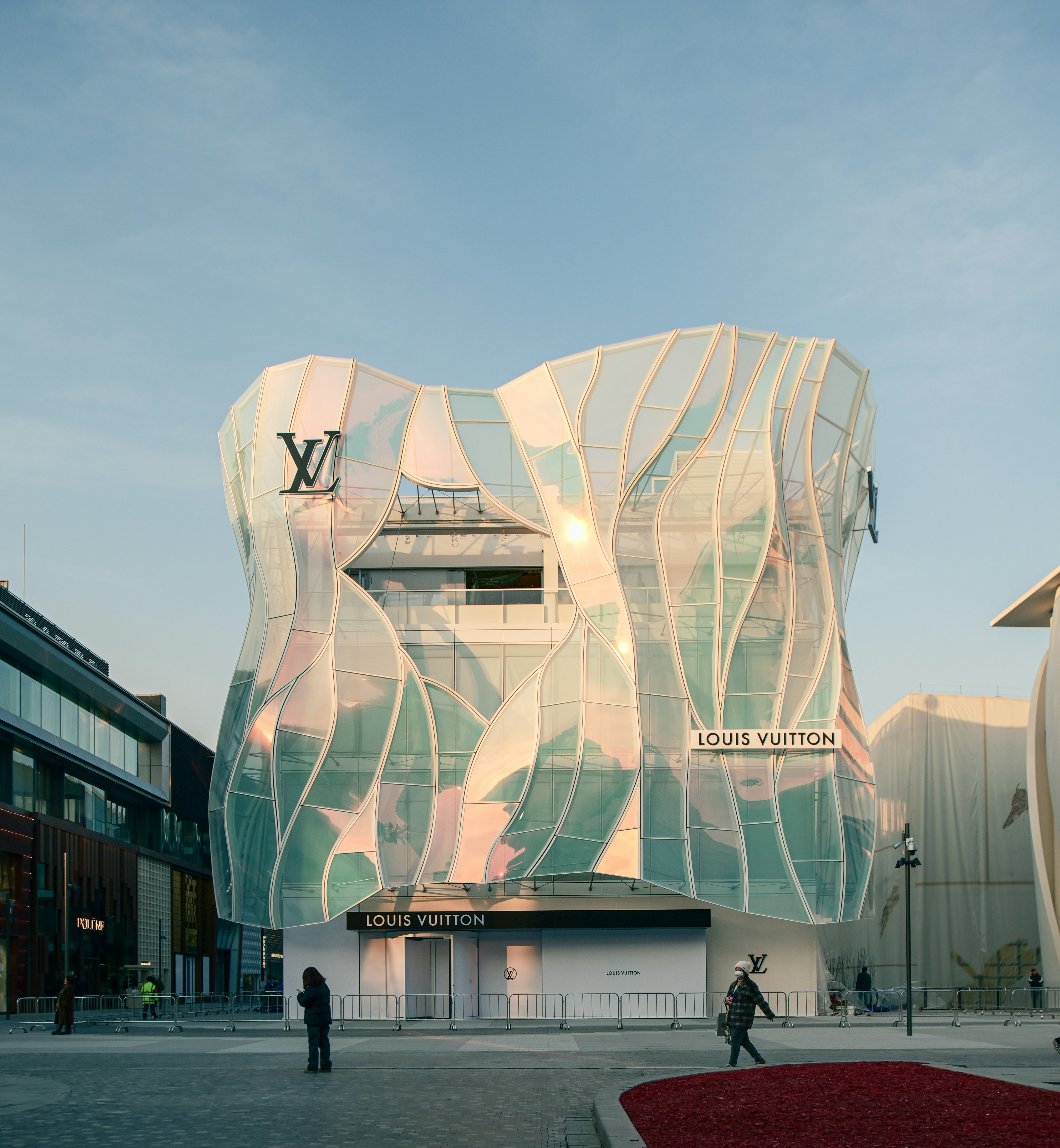 Foamed Facade: The Wave of Louis Vuitton