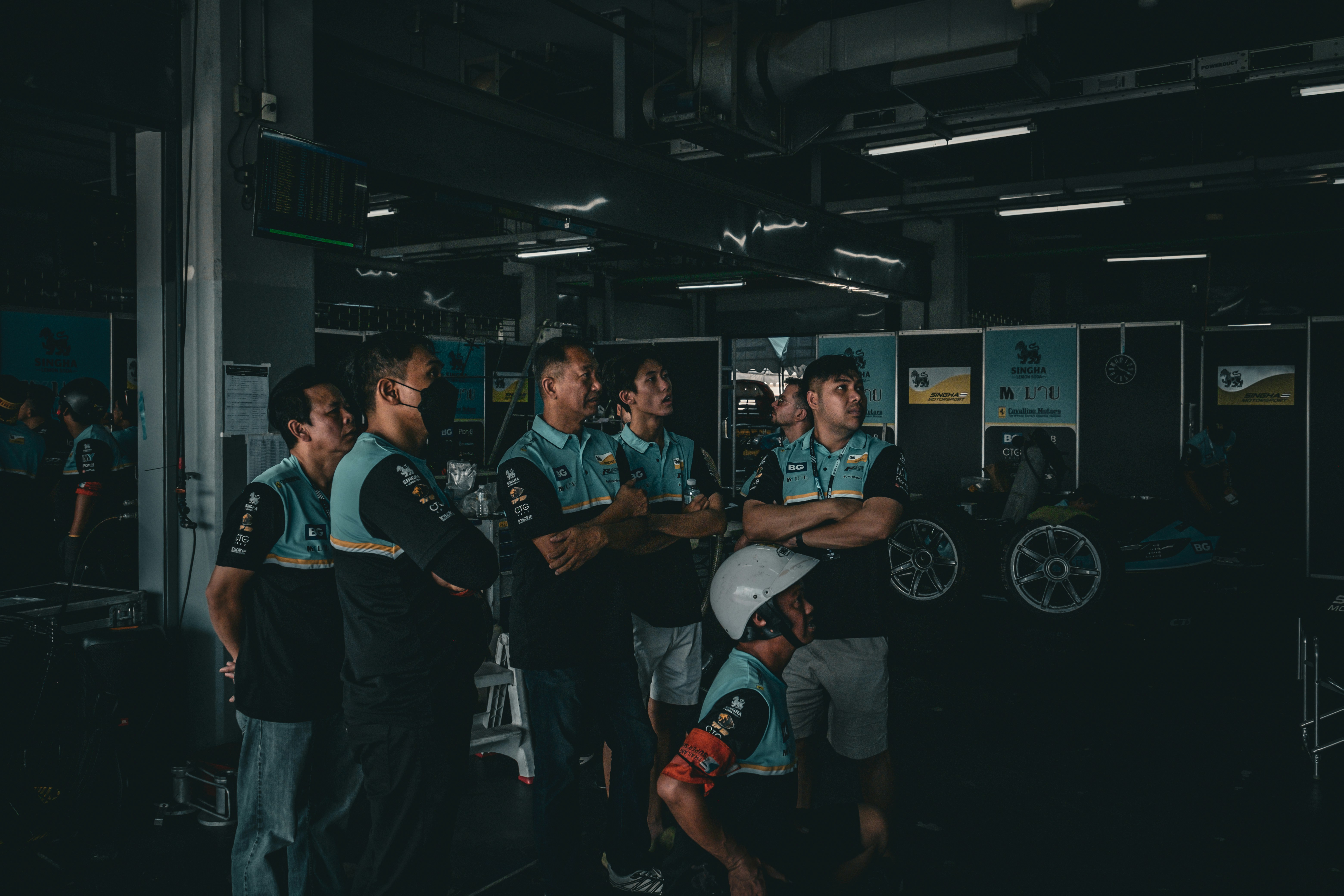 Team Strategy in the Pit: A Moment Before the Race