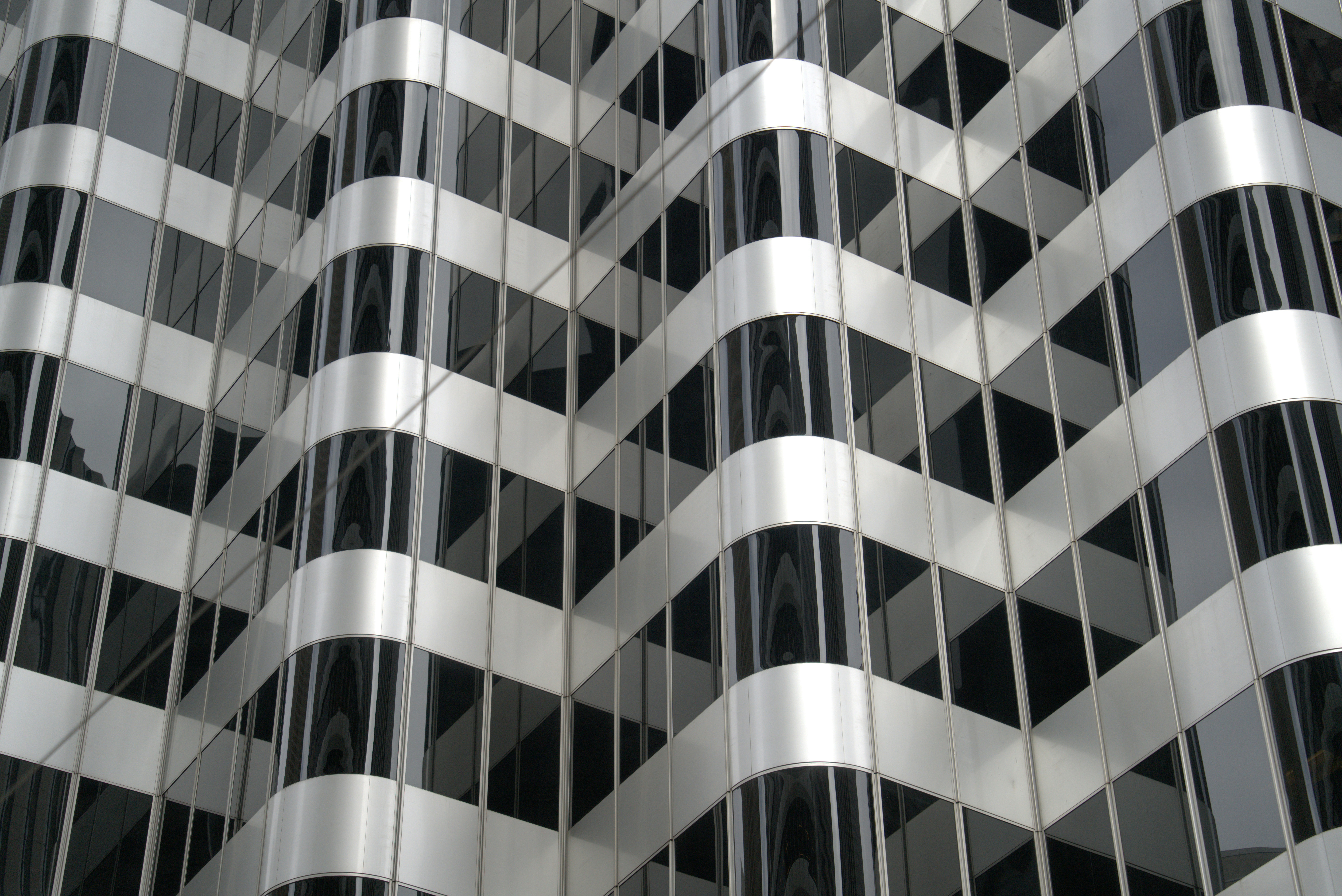 Rhythmic Facets: A Concrete Wave of Reflections