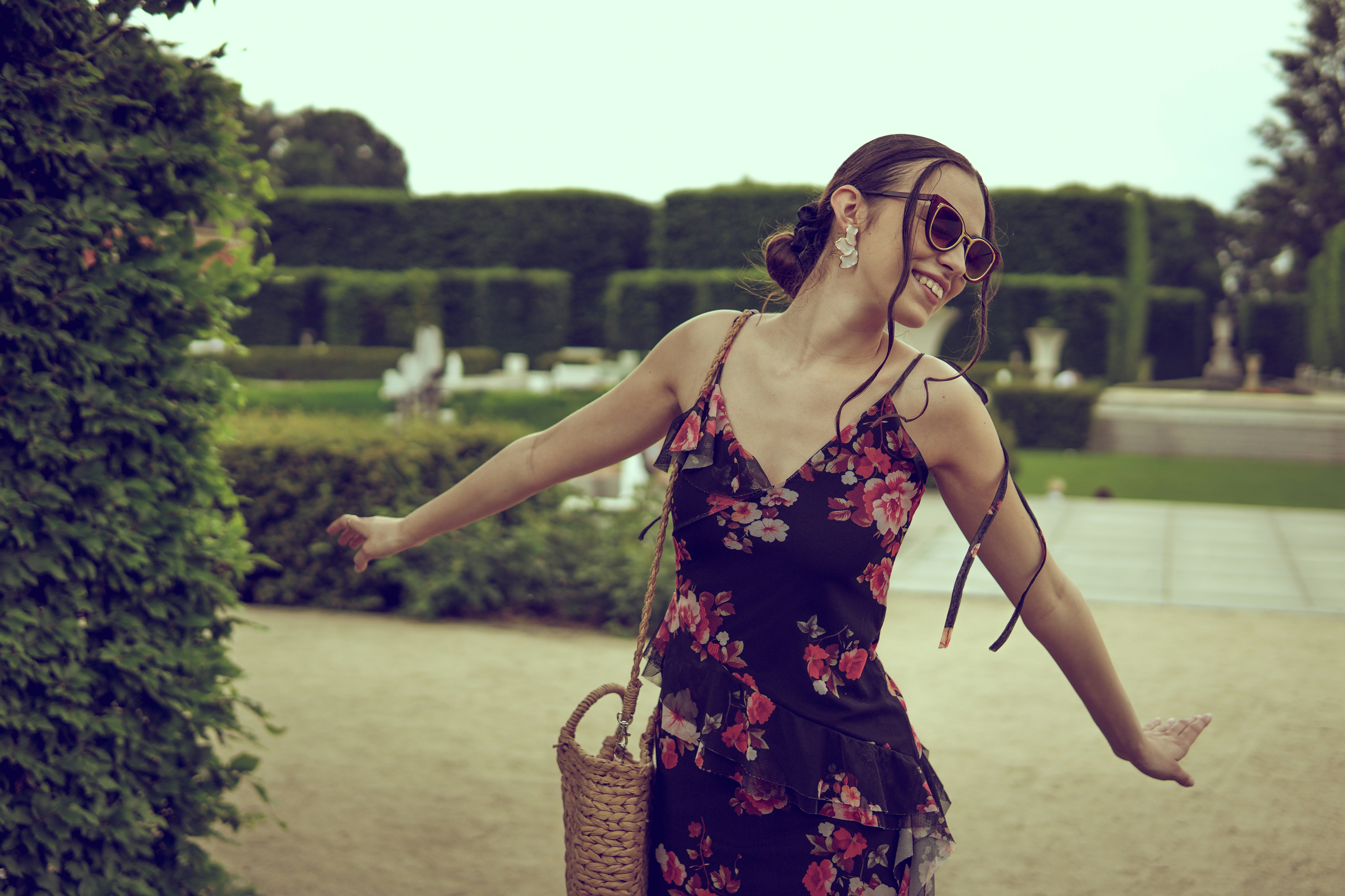 Floral Escape: A Sunlit Moment in the Jardin