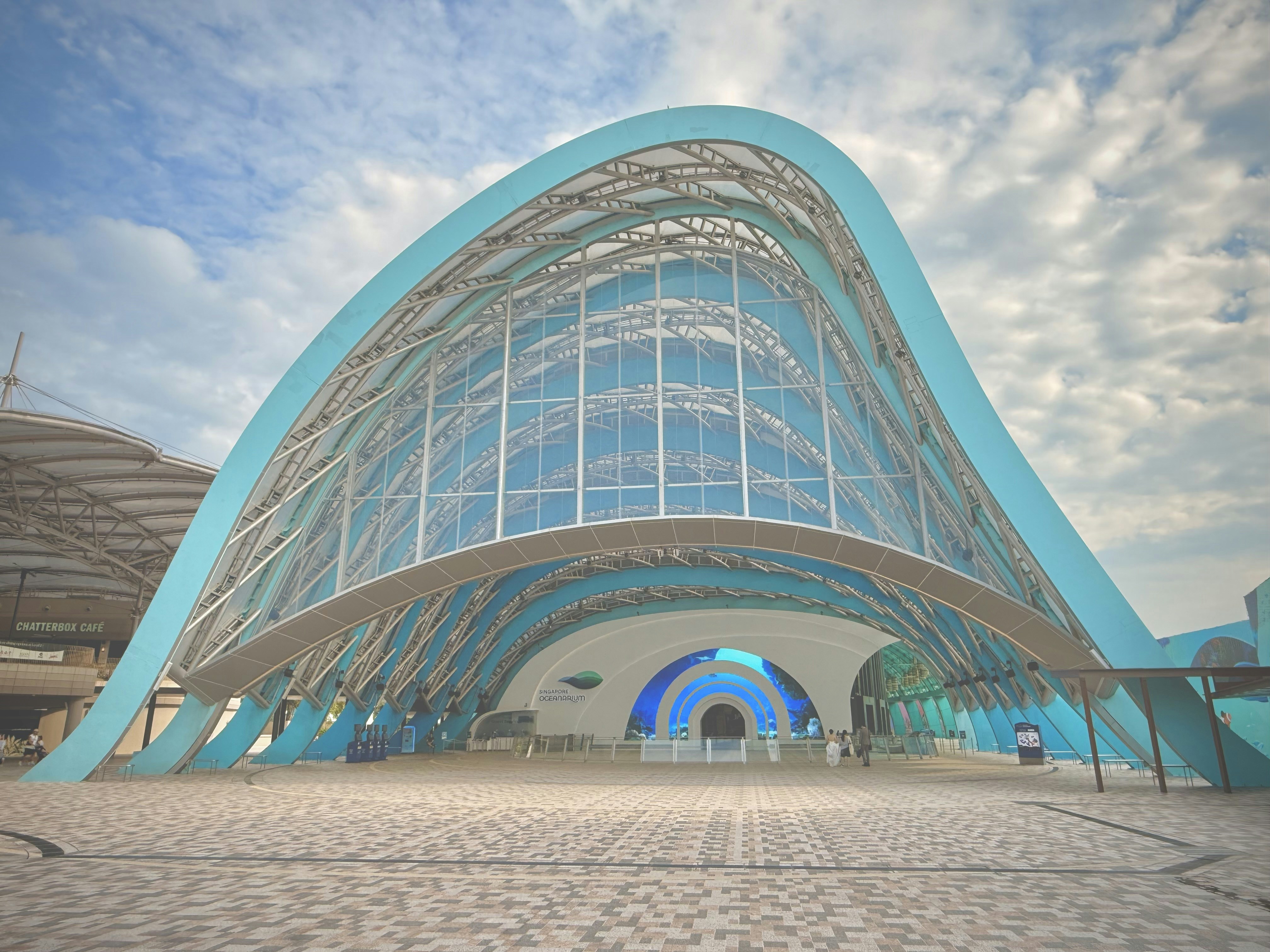 Blue Archway Cathedral: A Glass-Faced Pavilion Reaching Toward the Sky