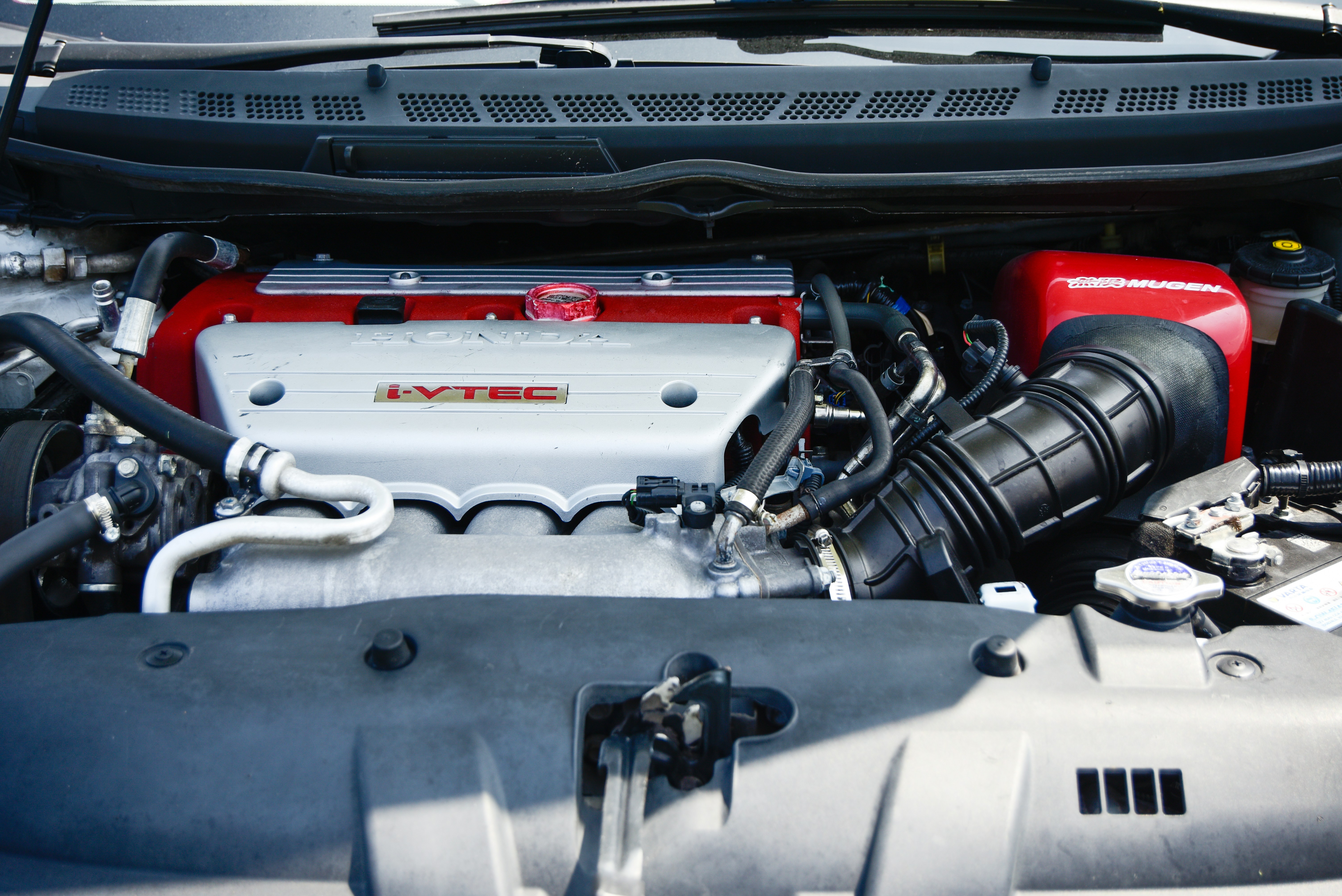 Red-Highlighted V-Tec Heartbeat under the Hood