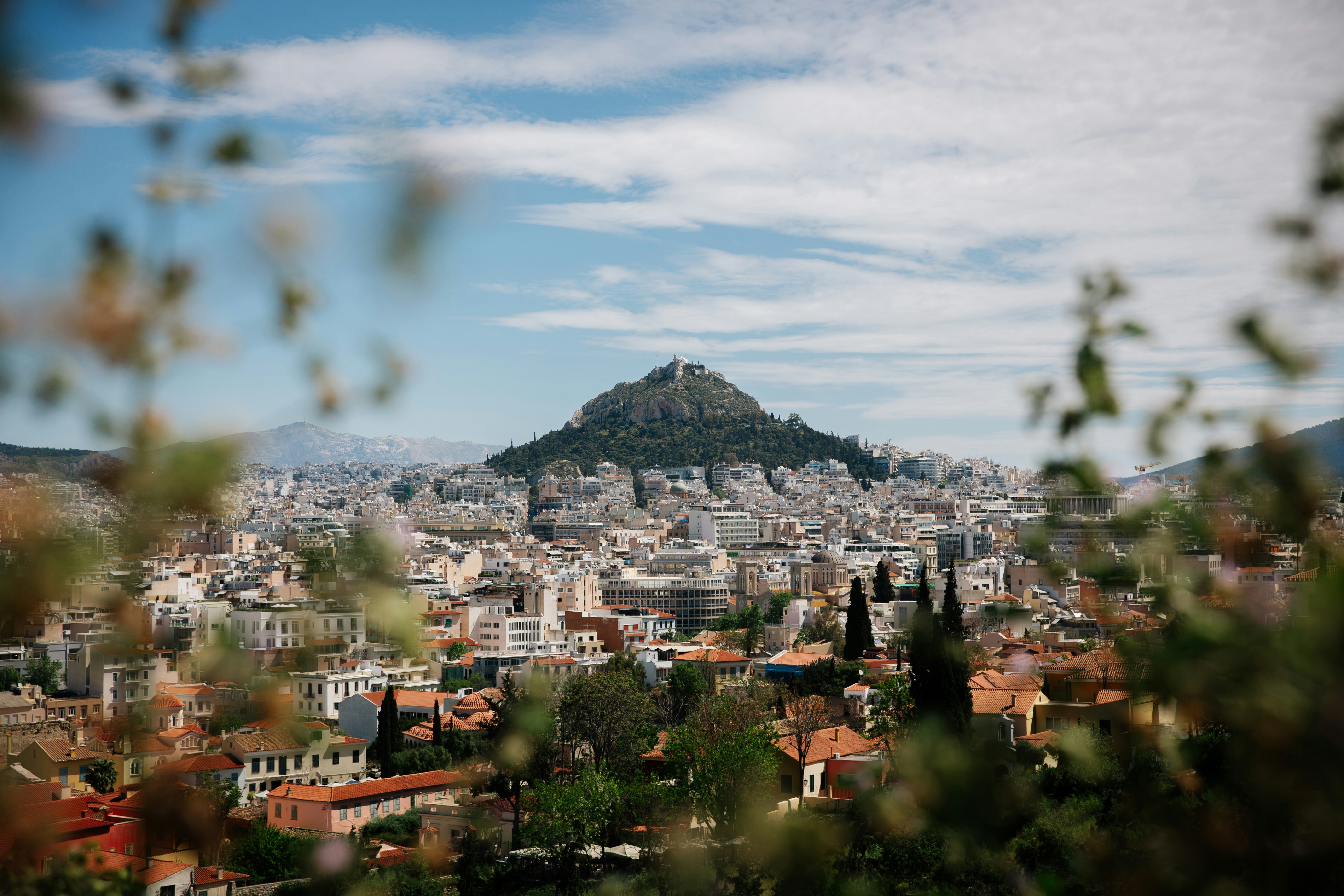 City Crowned by a Hill: A Panoramic Quiet Overlook