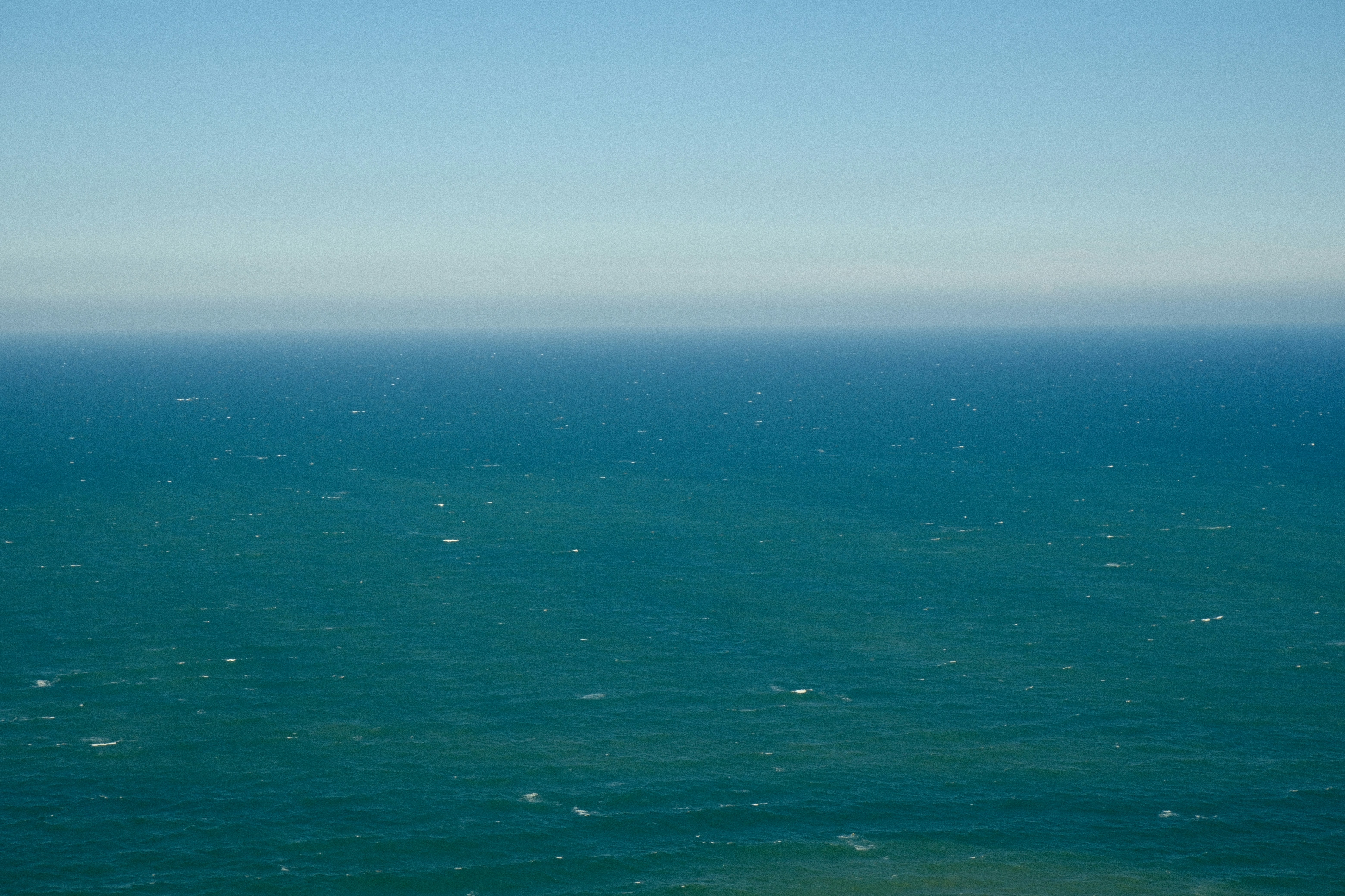 Horizon Pulse: A Quiet Atlantic Boundary