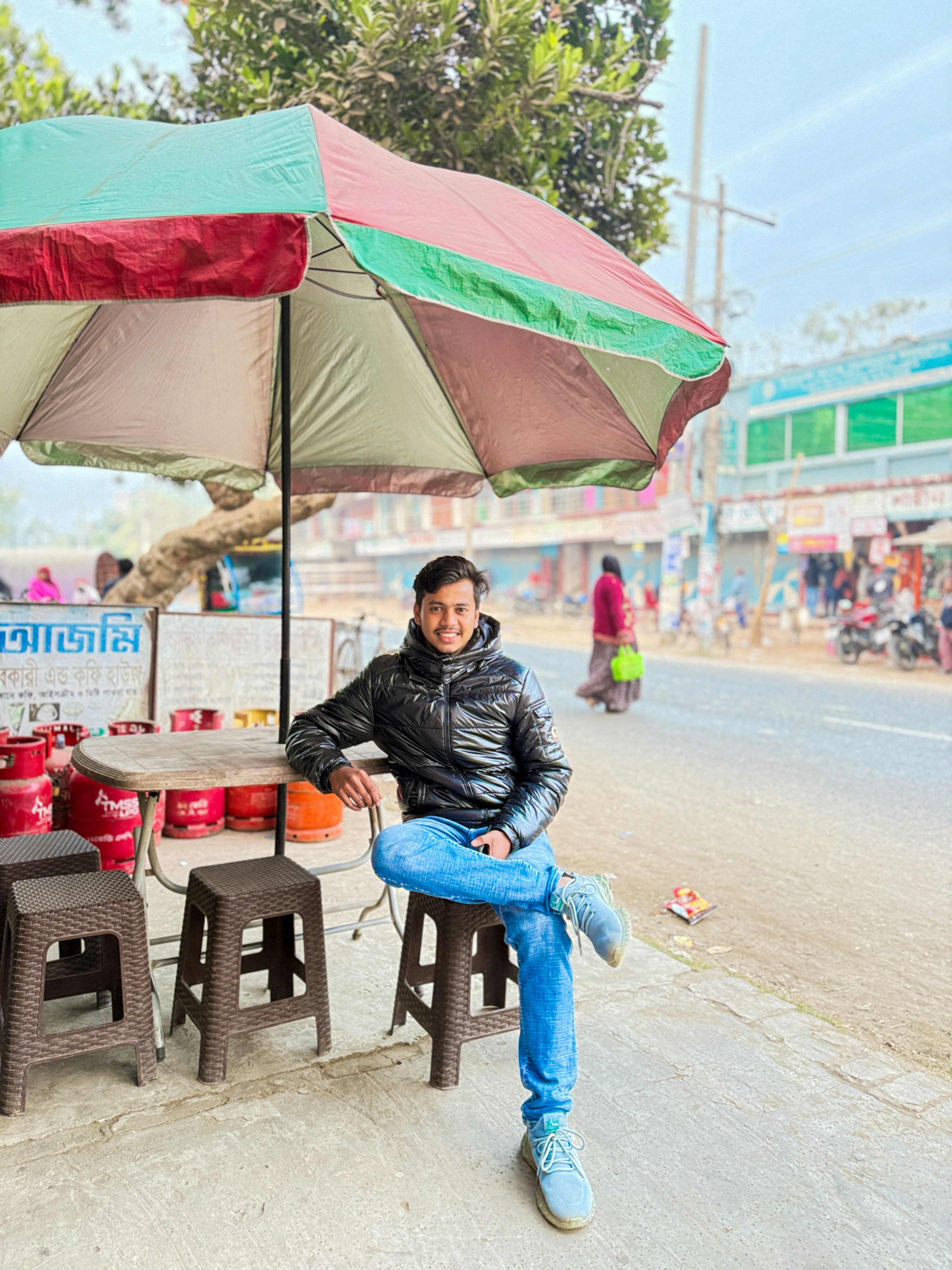 Under the Market Umbrella: A Quiet Moment of Confidence