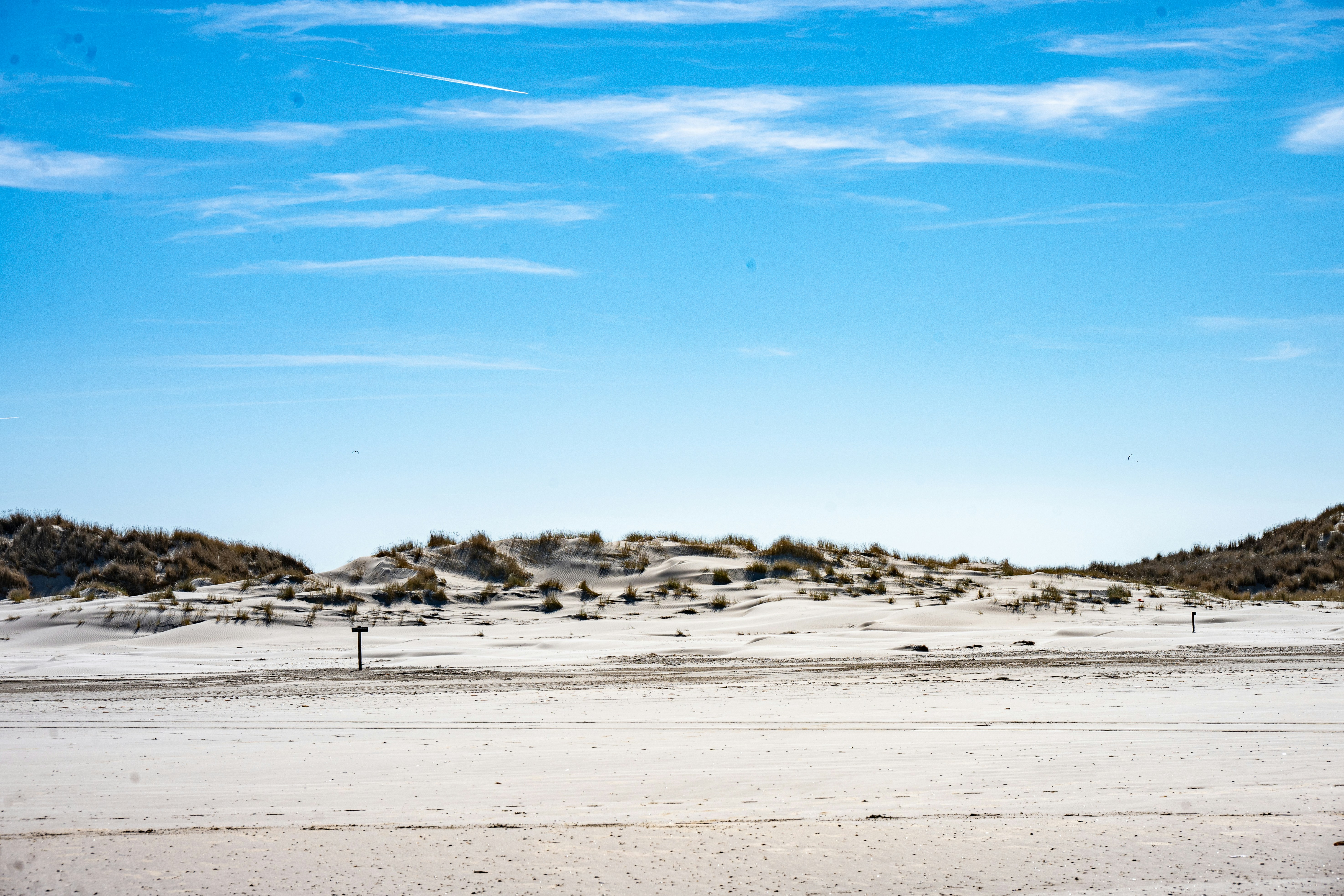 Dunes at Noon: Quiet Sky over White Sands