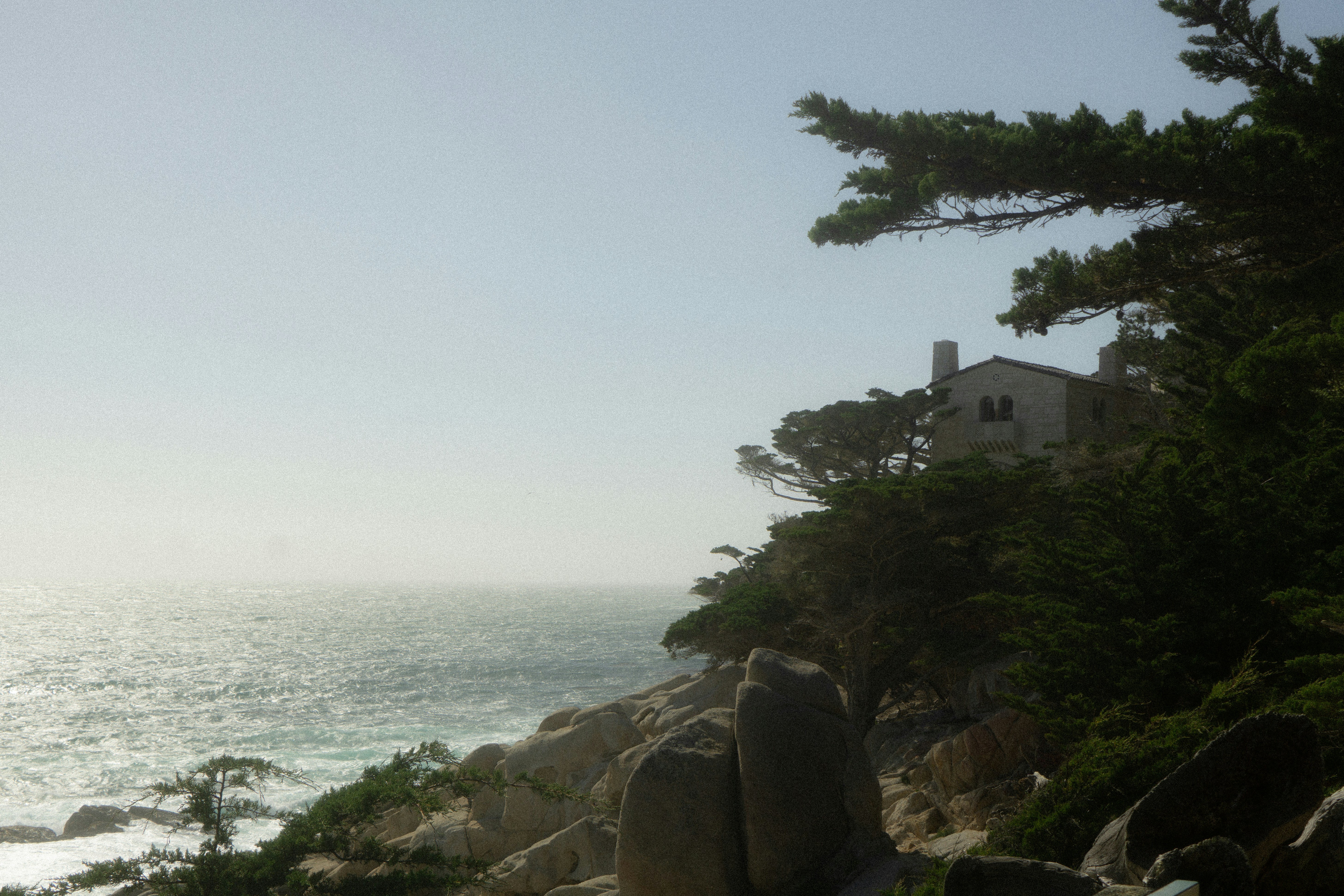 Clifftop Retreat Overlooking a Quiet Sea