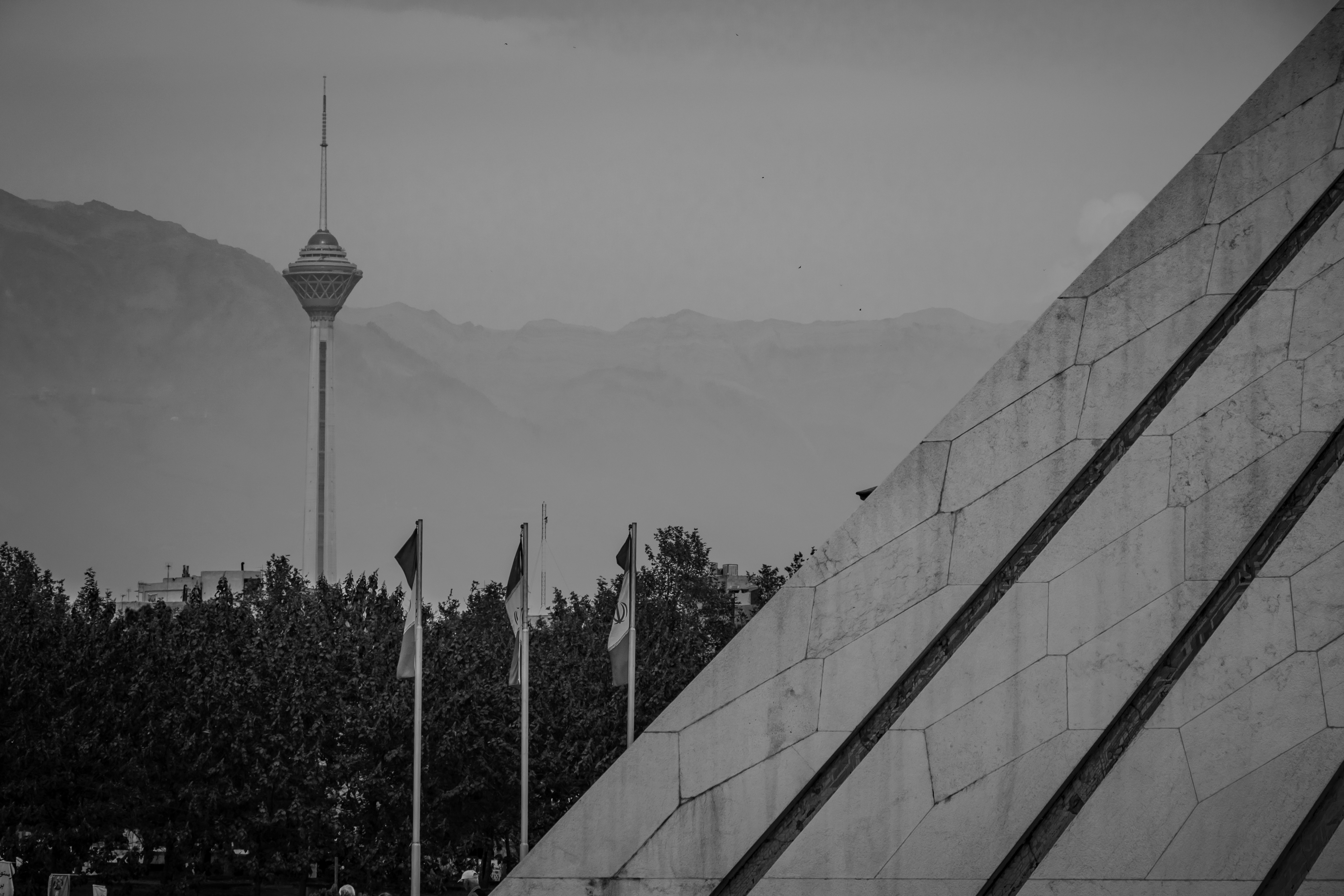 Geometric Modernity by the Diagonal Facade