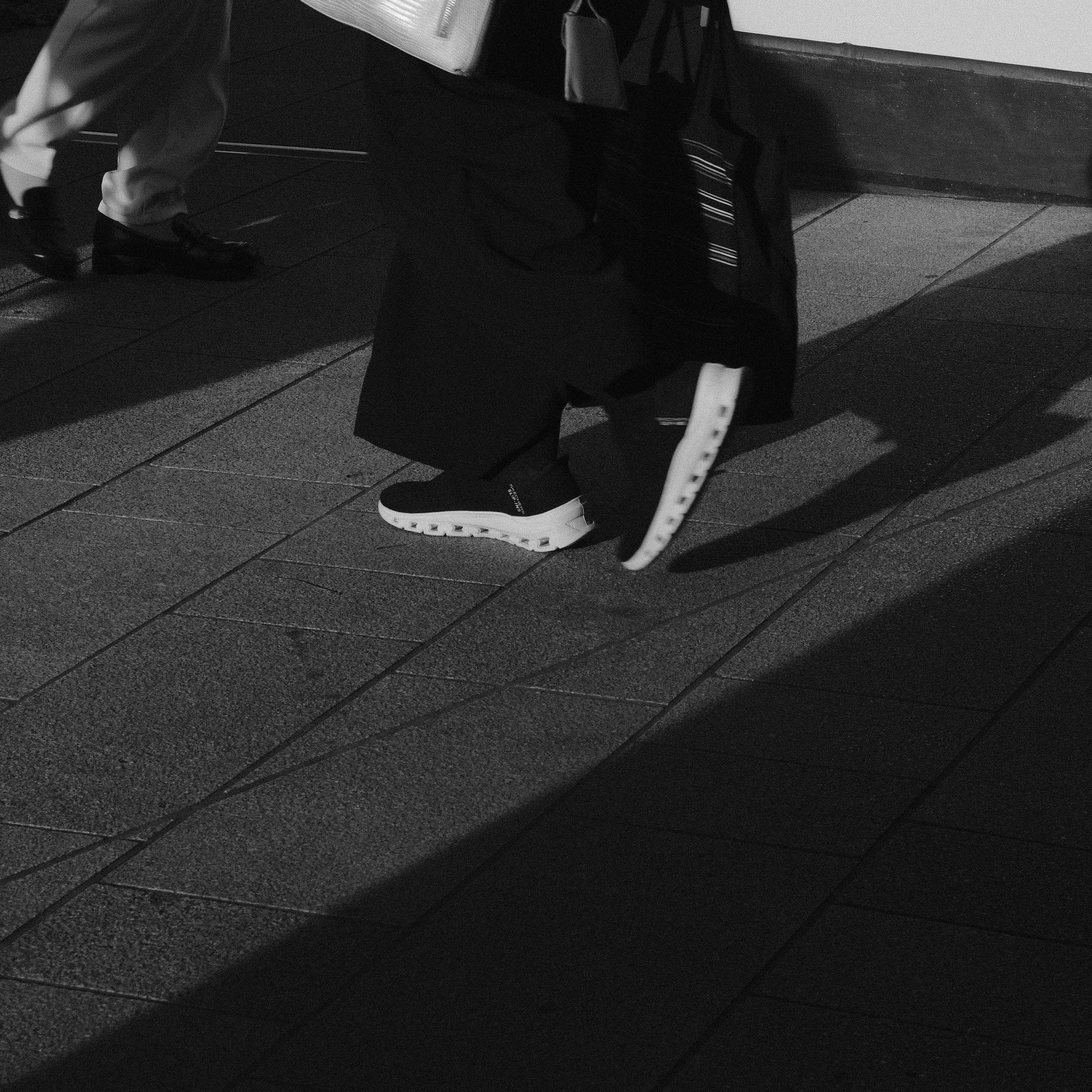 Shadowed Steps: The Moving Footing of Urban Rhythm