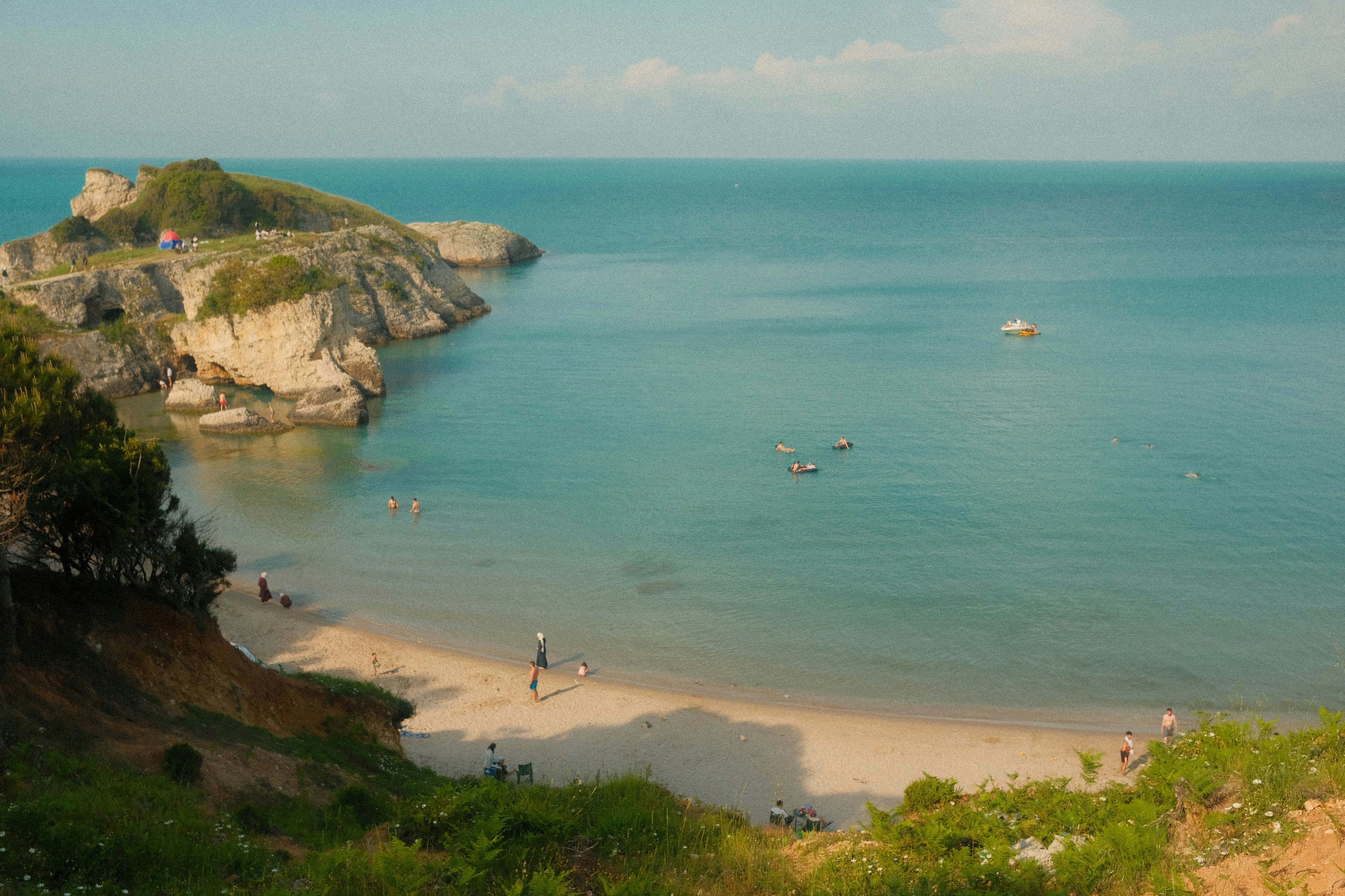 Coastal Cove: Sand, Sea, and Cliffbound Access