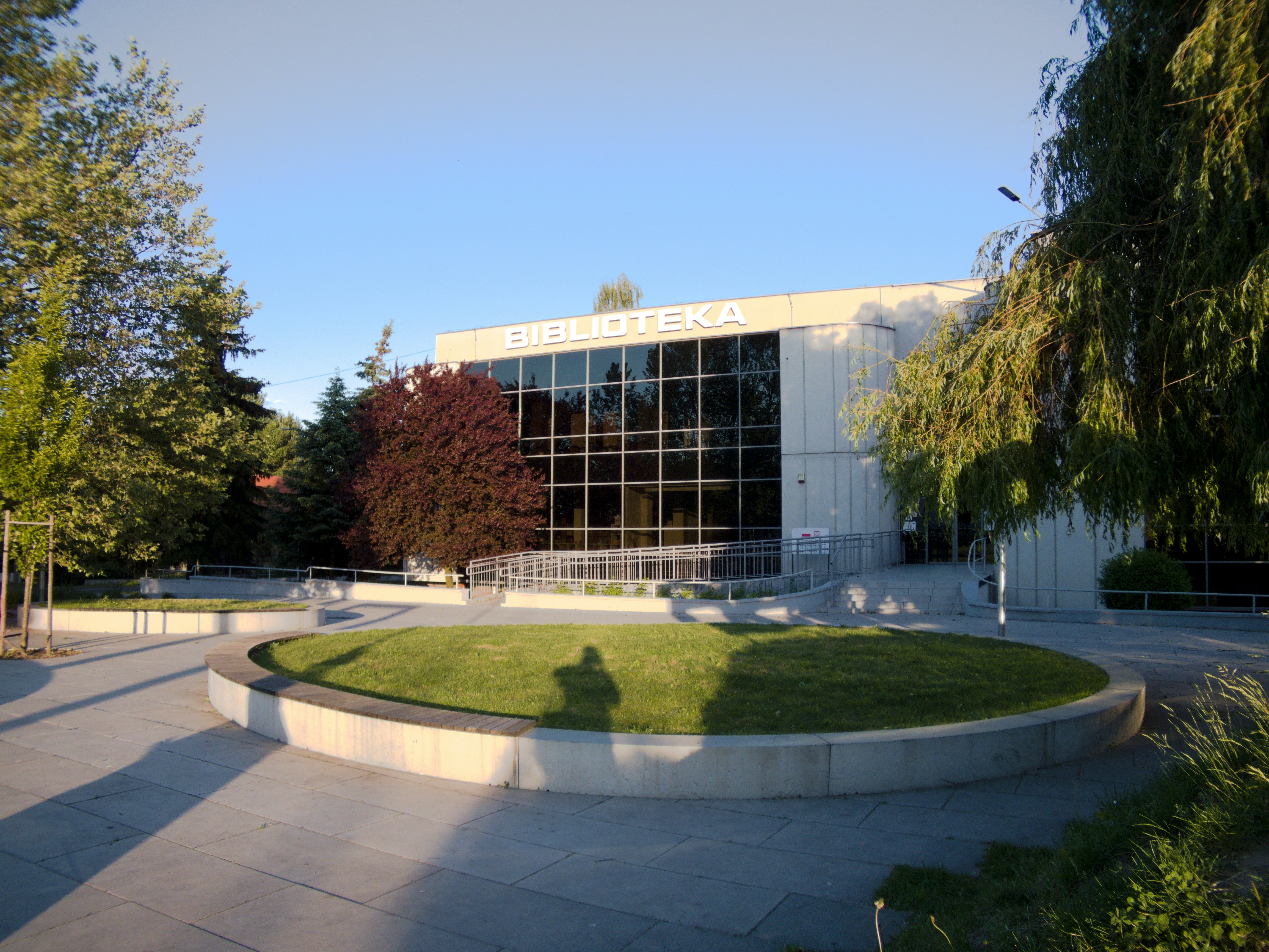 Library Exterior, Central Lawn and Shadowed Walkway