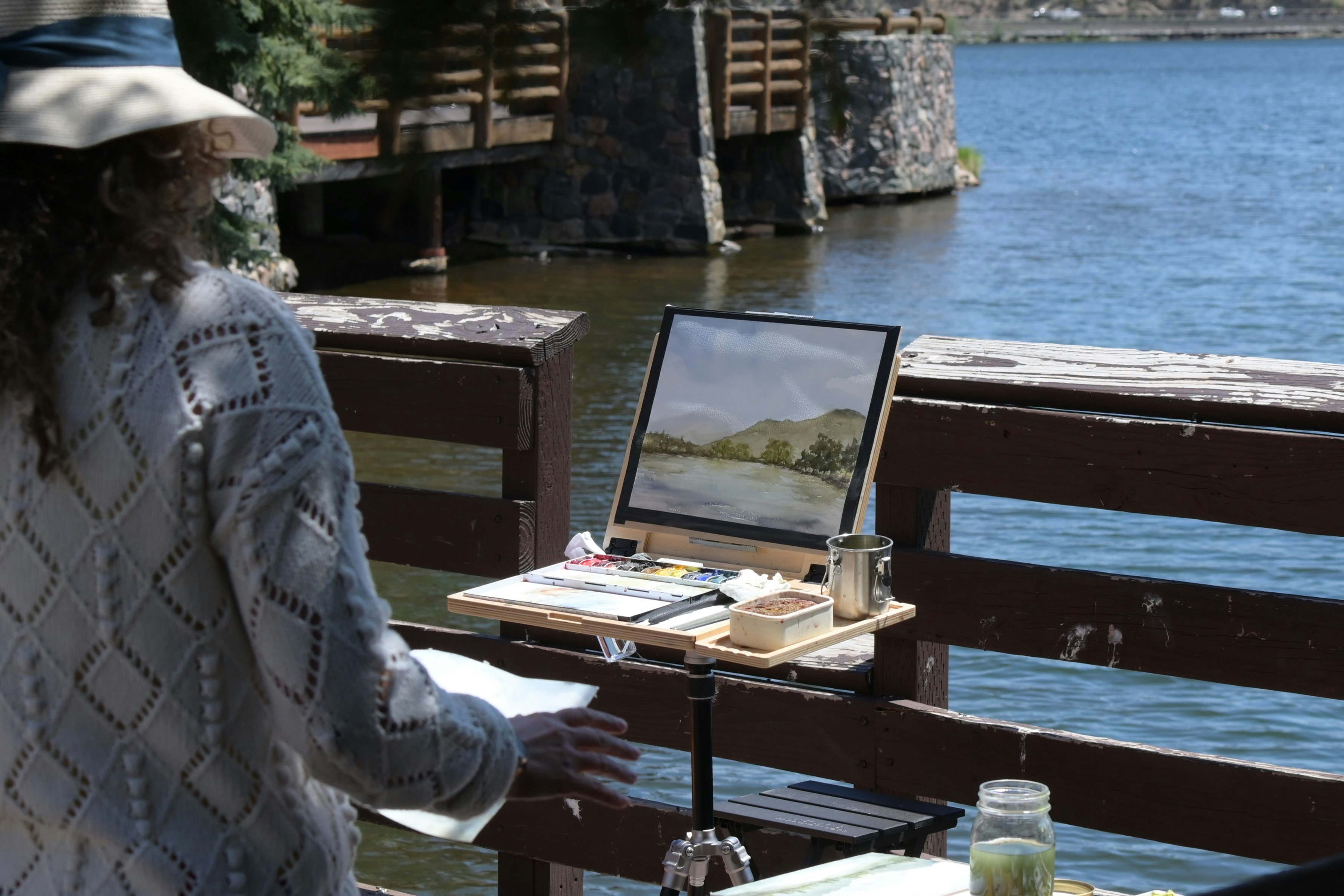 Loosened Lines and Waterfront Light: An Outdoor Painter En Plein Air