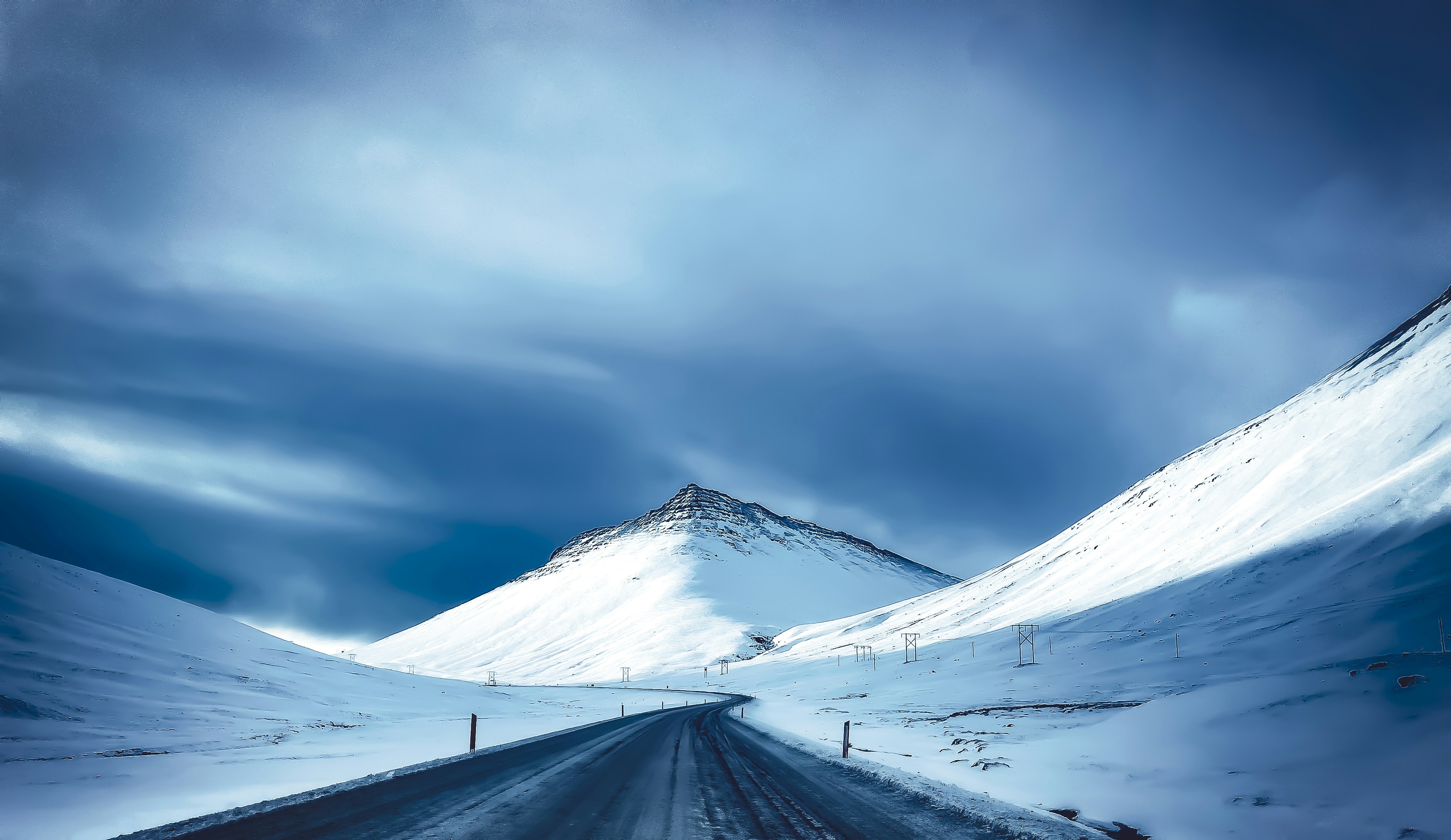 Snowbound Horizon: A Quiet Road to the Mountain Spine