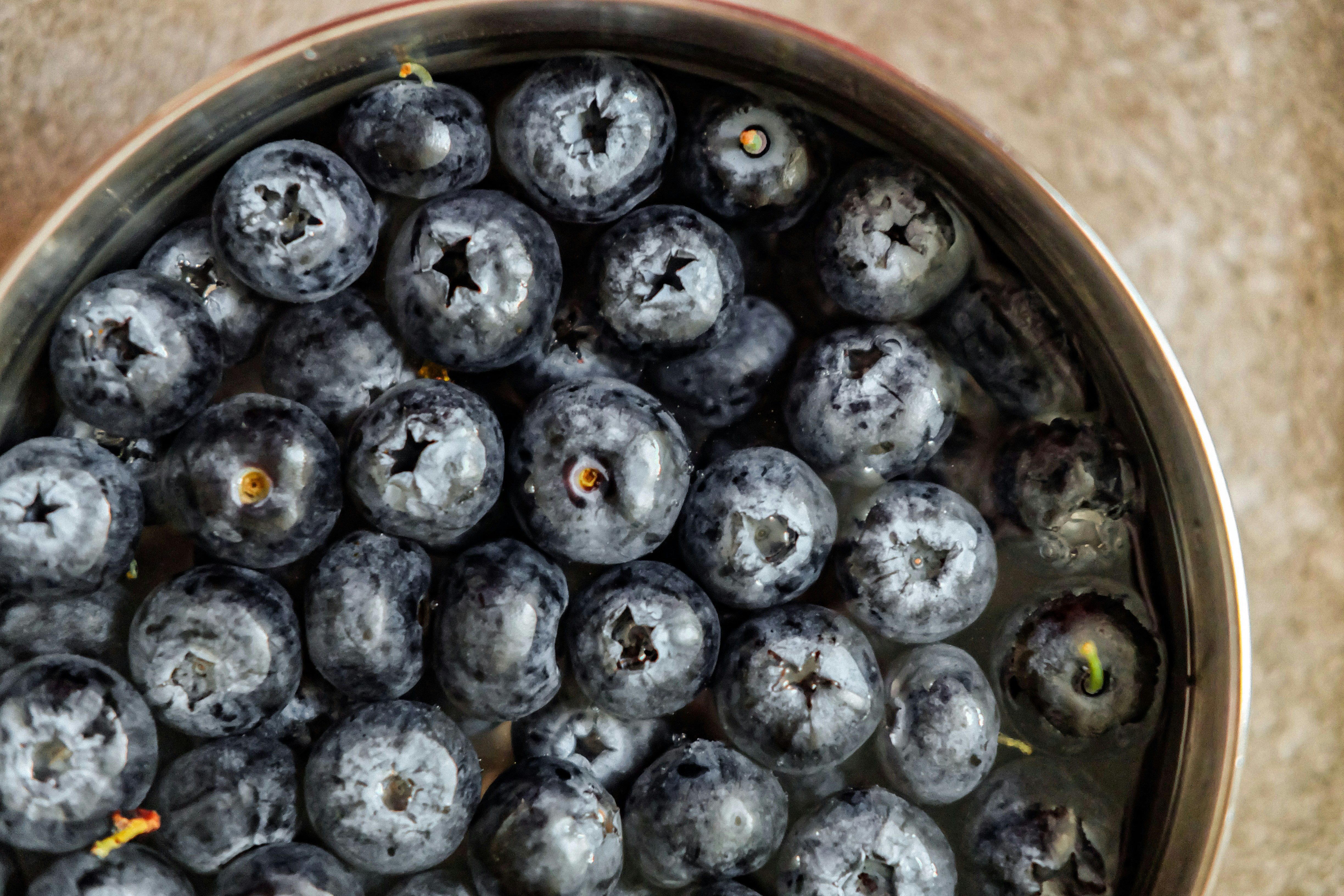 Blue Harvest: A Close-Up Crown of Fresh Blueberries