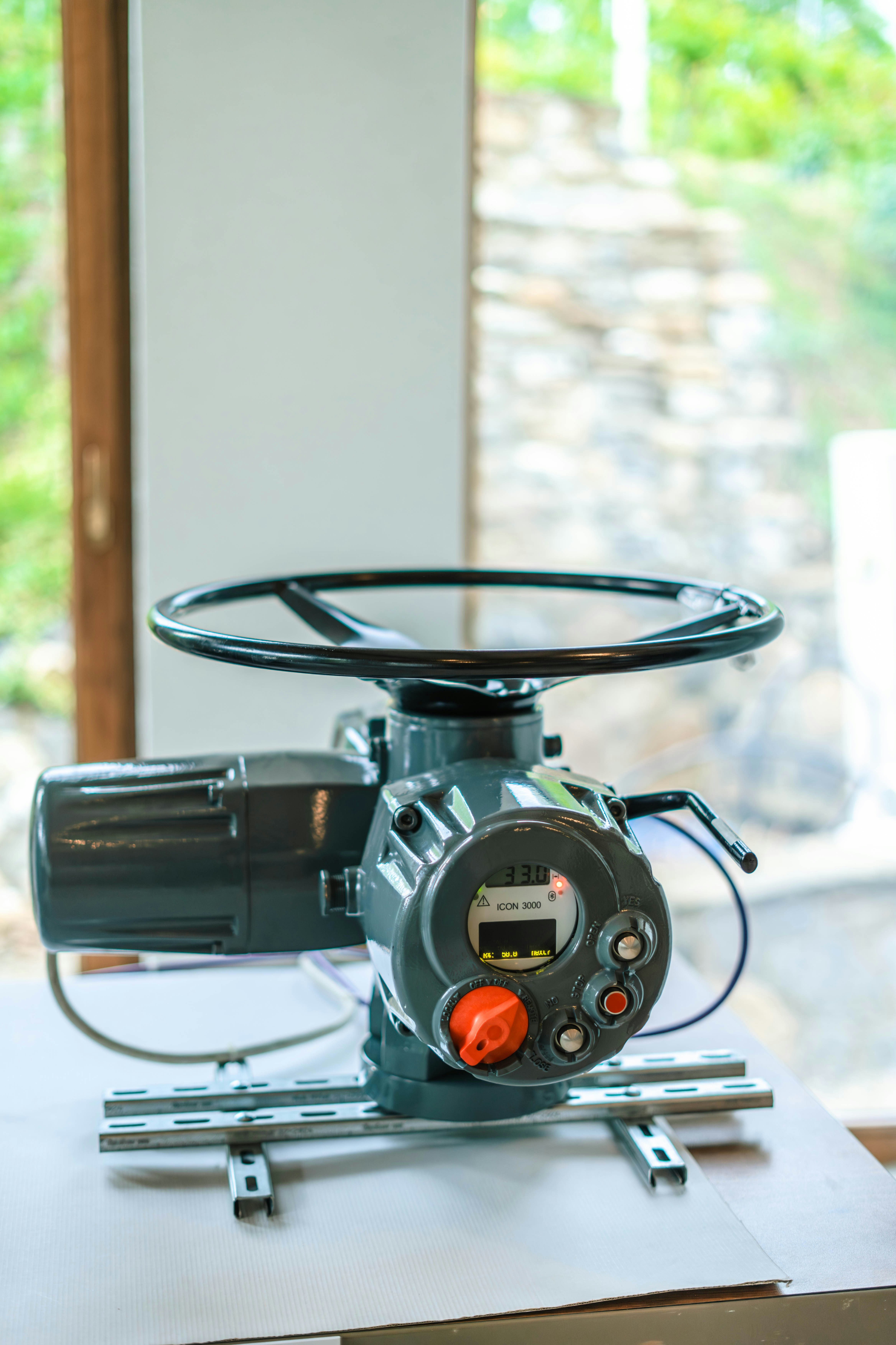 Industrial Gear: Precision Turbine Controller on a Flat Table