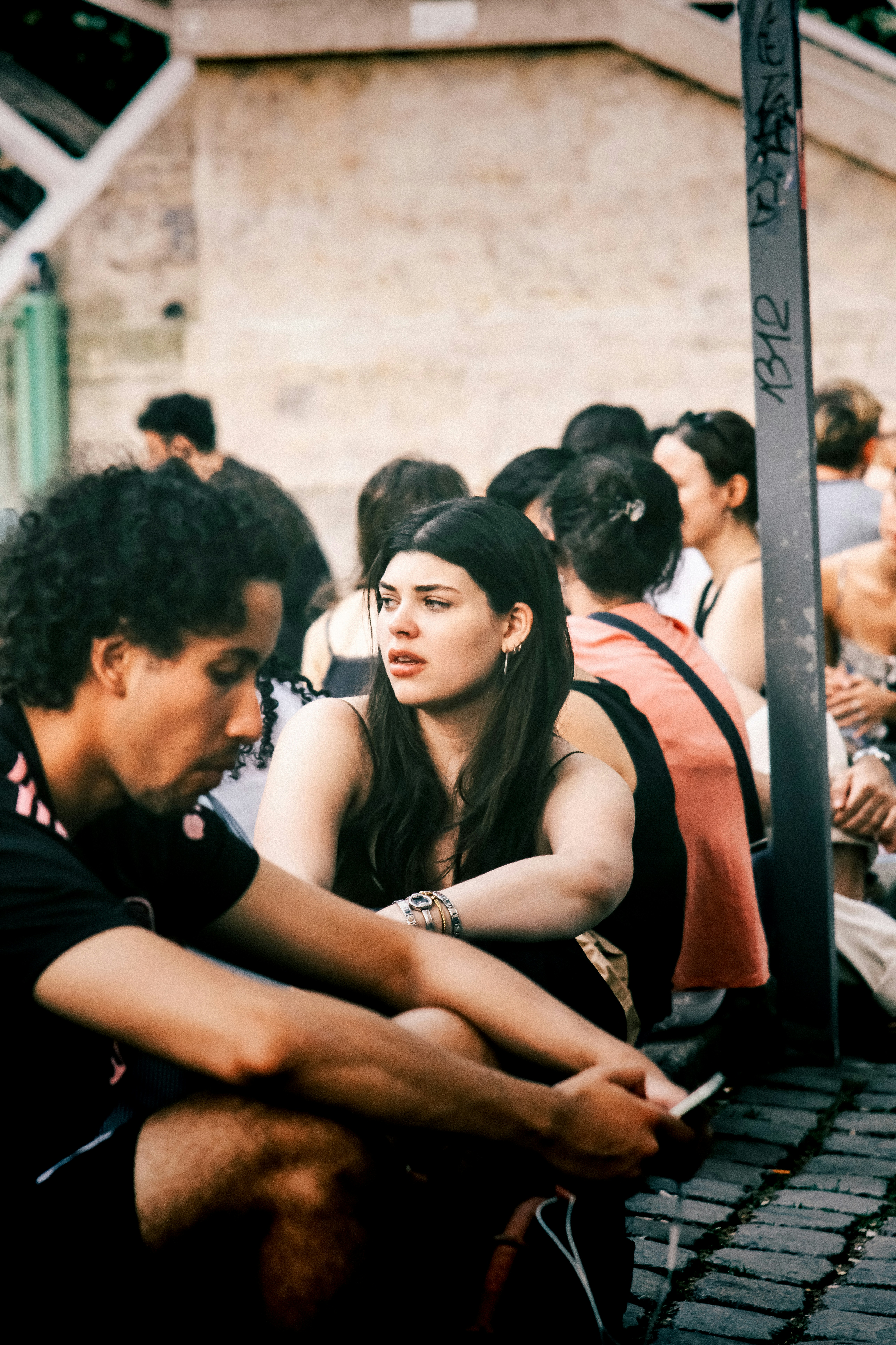 Mid-Conversation Pulse: A Quiet Moment Among Strangers