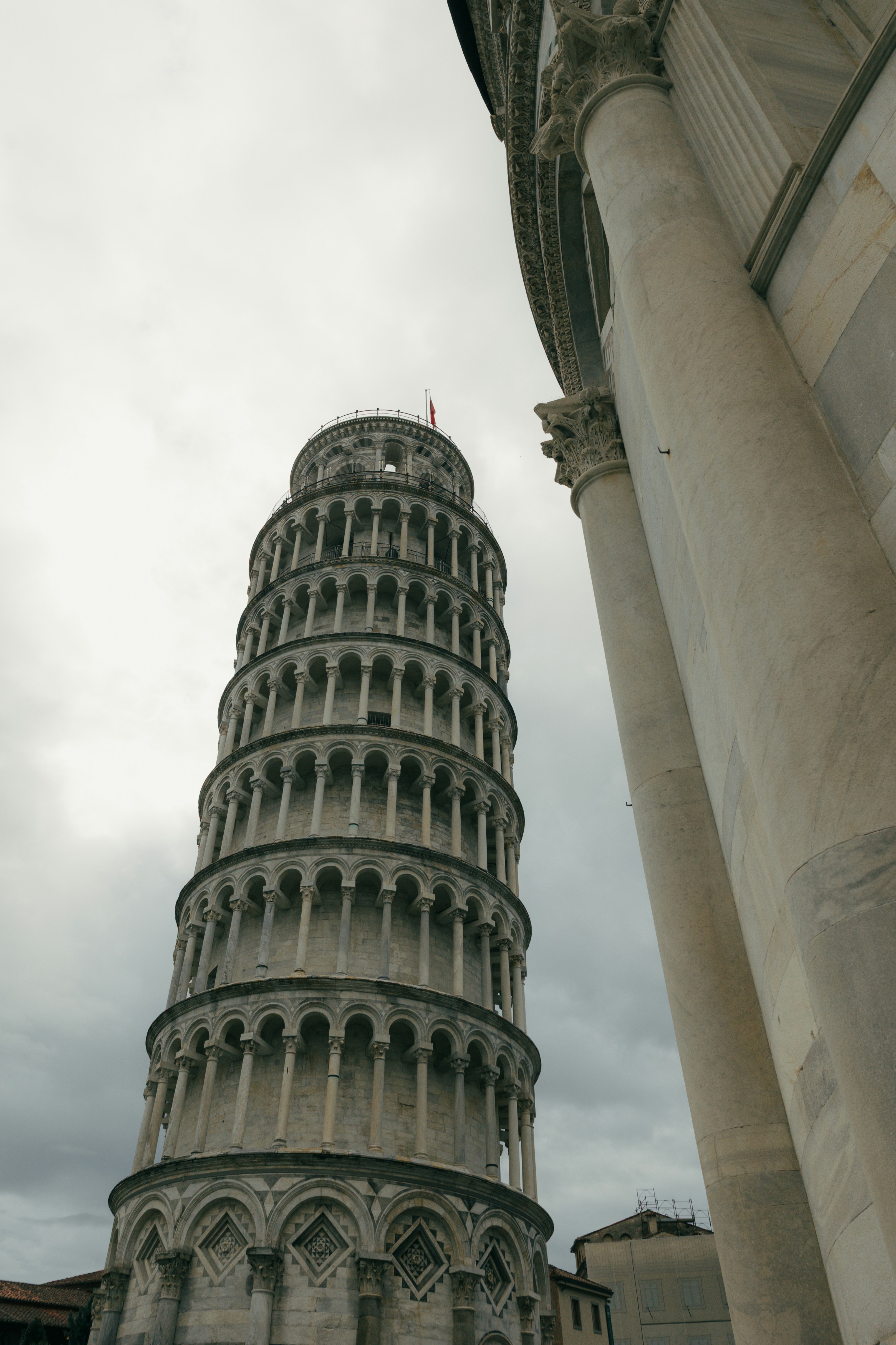 Leaning Upward: The Leaning Tower of Pisa From a Colonnade Perspective