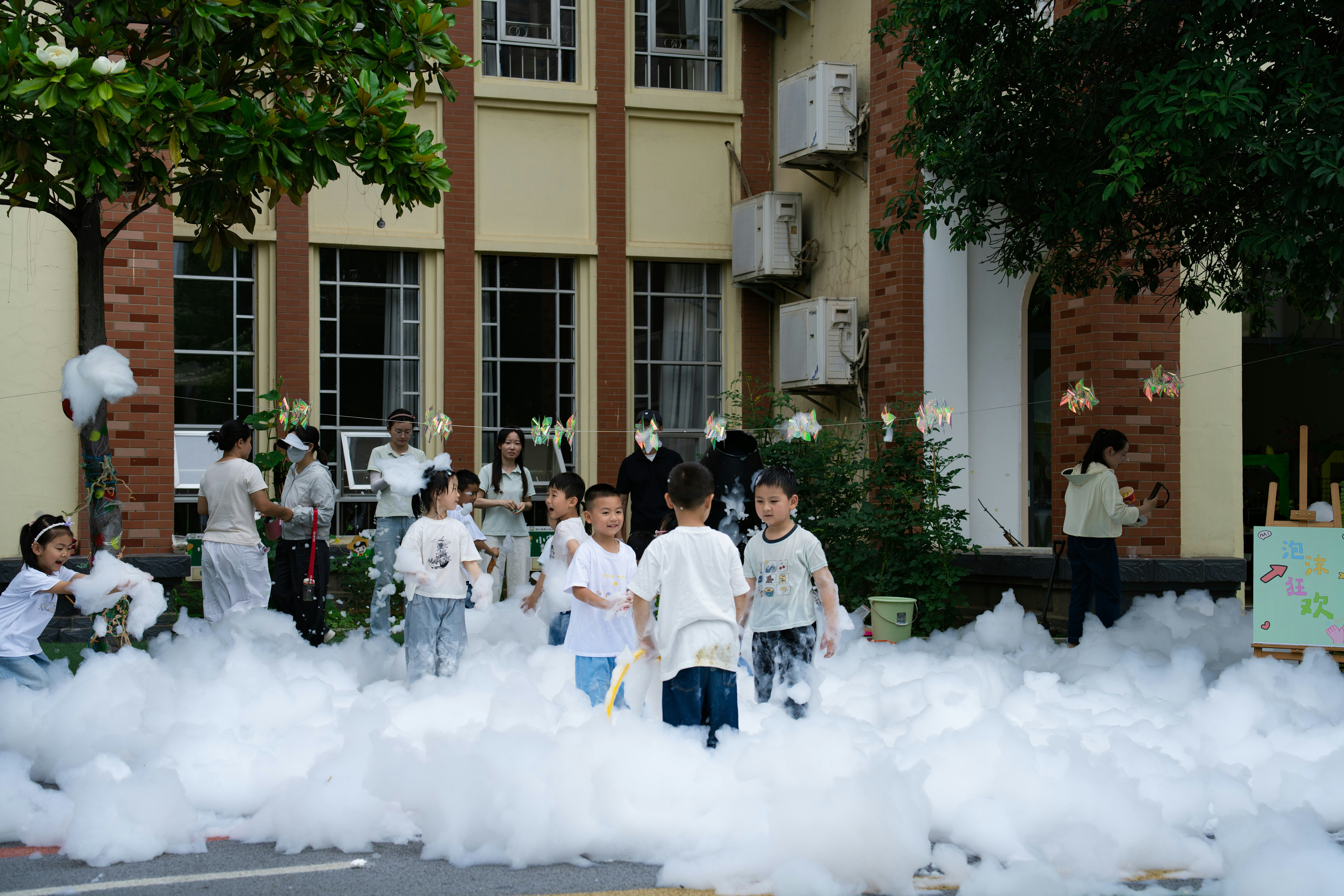 Kids in a Cloud of Foam: Quiet Play Amid Schoolyard Fog