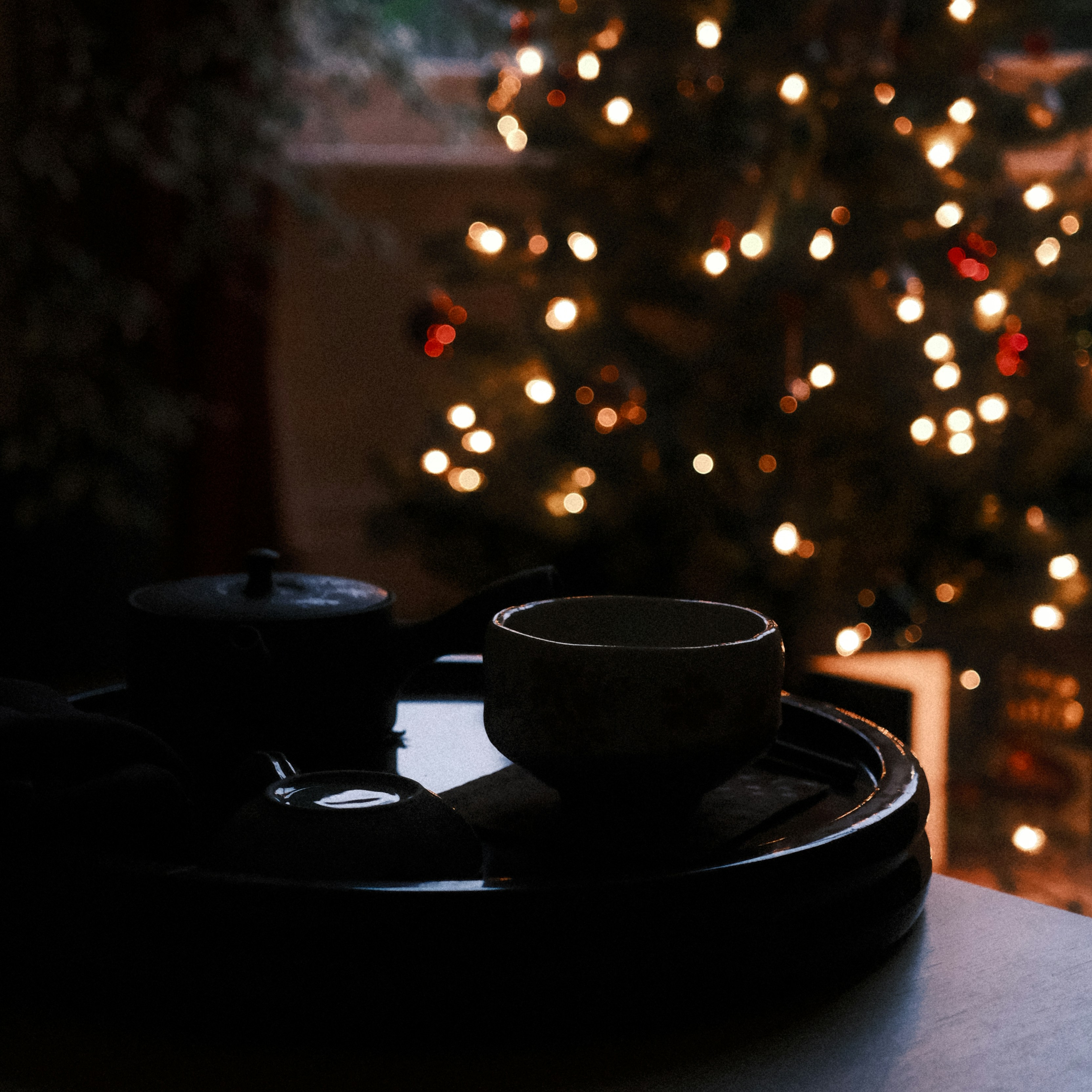Warm Steam and Soft Lights: A Quiet Evening with Tea