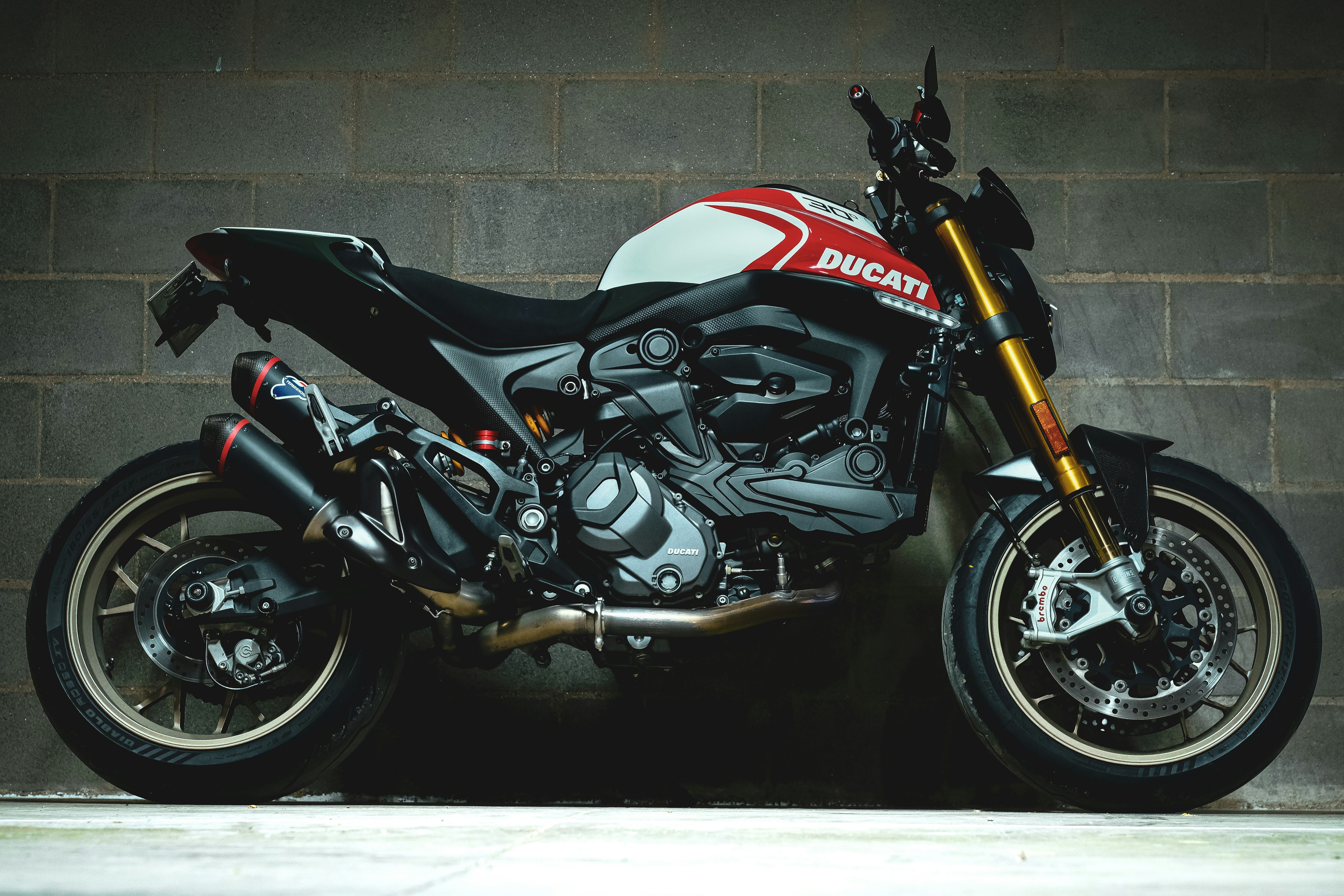 Red-and-White Ducati Stance: A Diagonal Powerhouse in the Garage