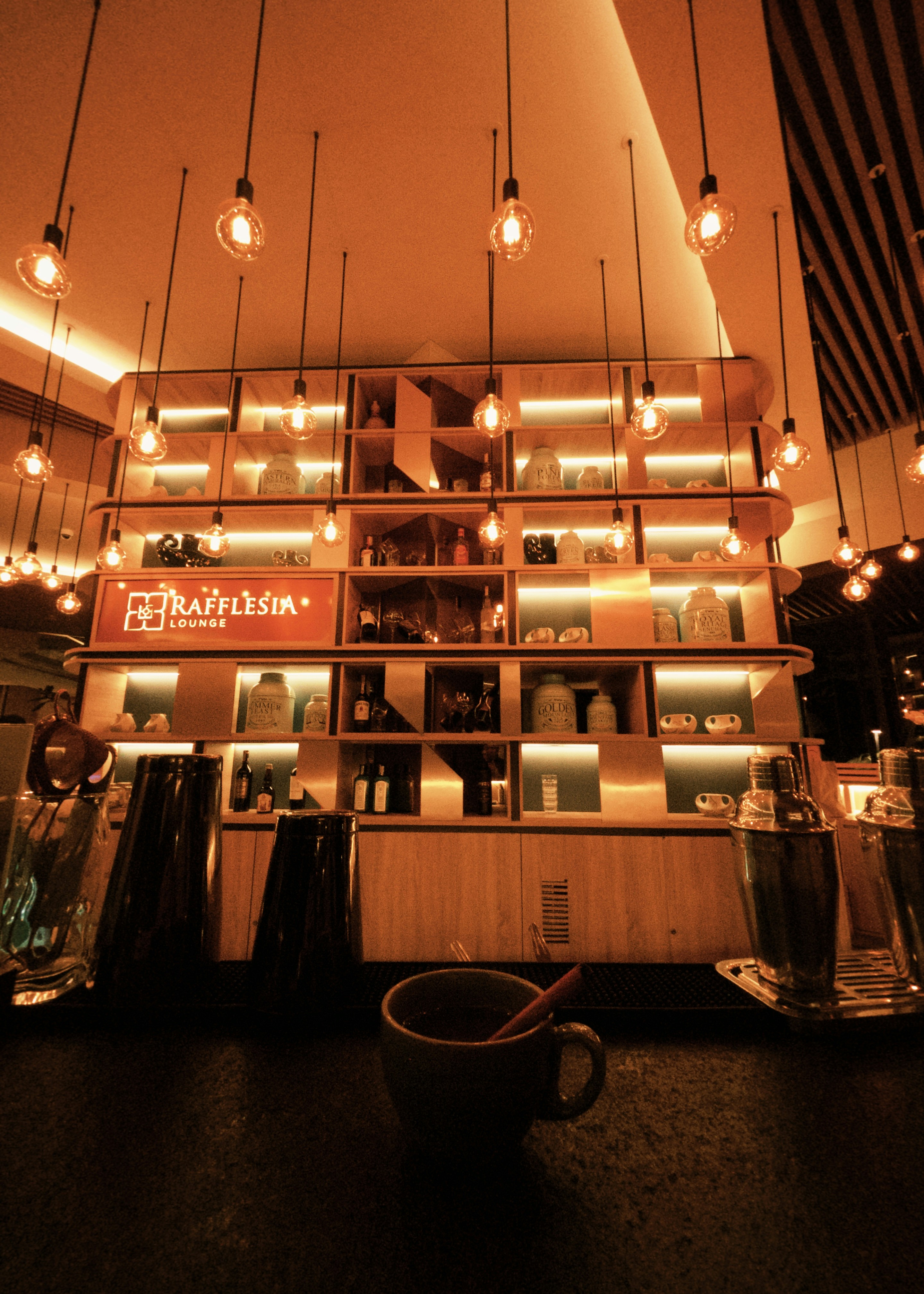 Amber Reverie at the Raﬄesia Bar