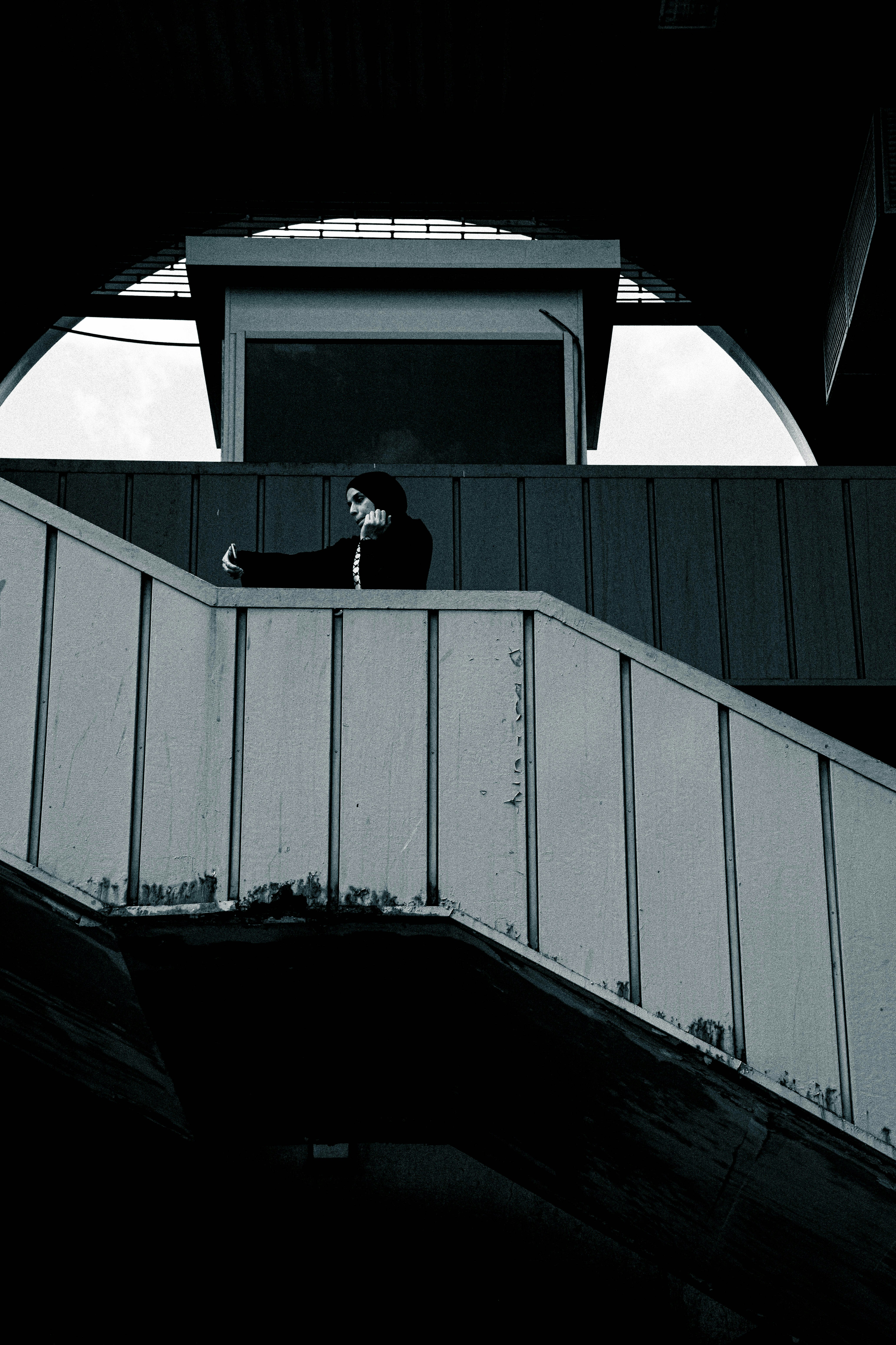 Shadowed Sender on the Ascent: A Quiet Window to the Edge