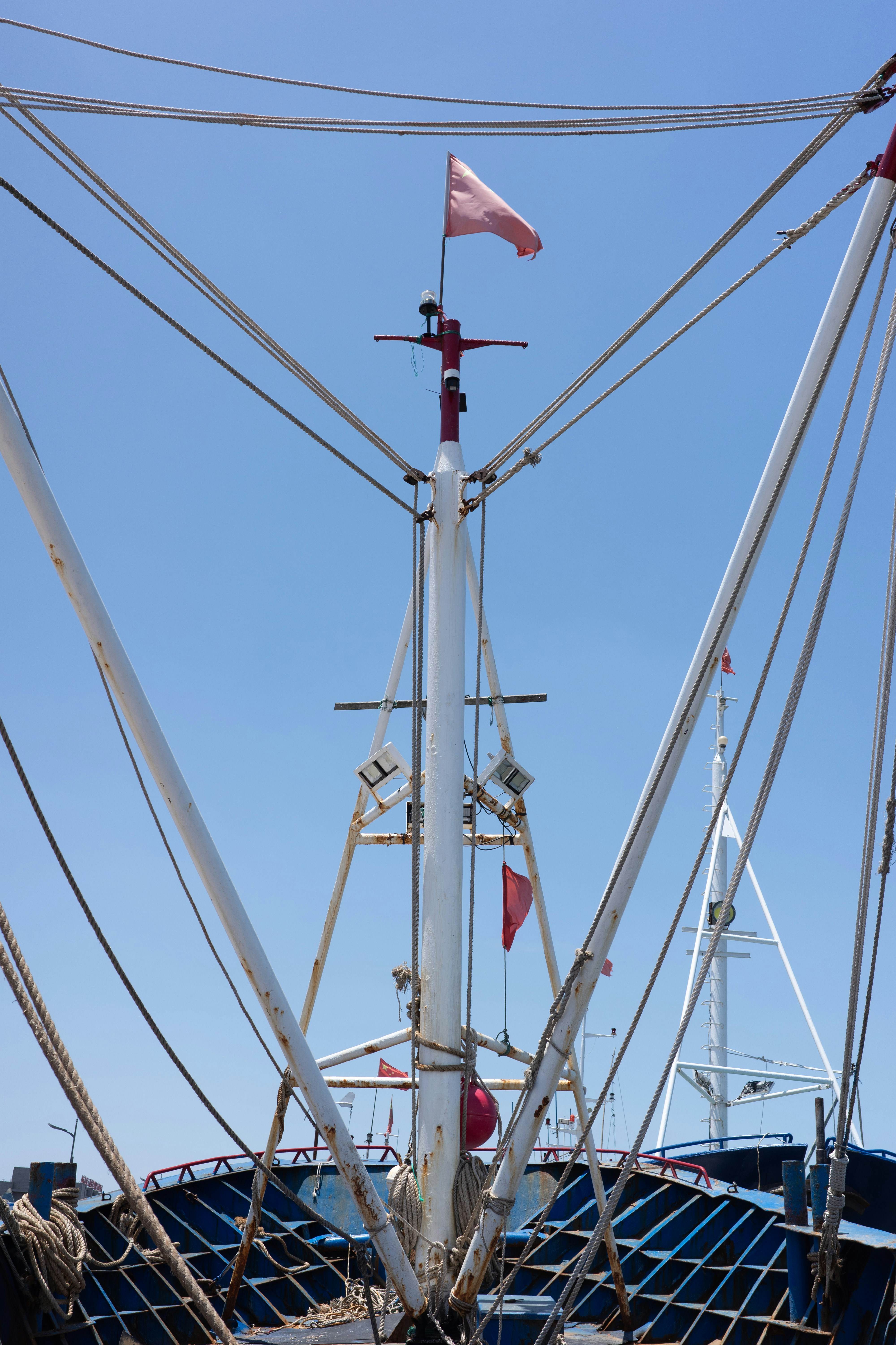 Mast and Rigging Convergence under a Clear Blue Sky