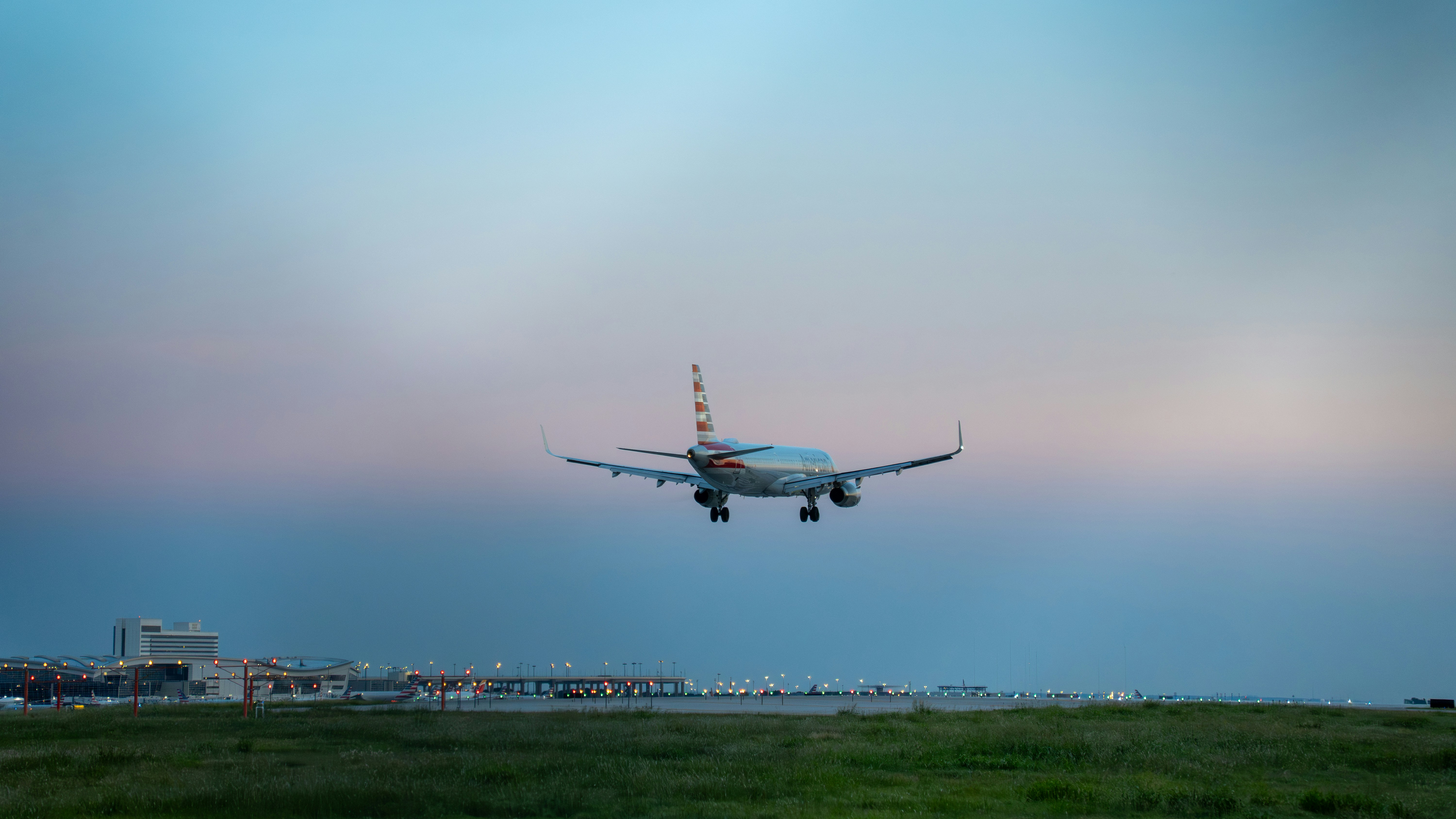 Touchdown Tango: Airliner Returns to a Quiet Horizon