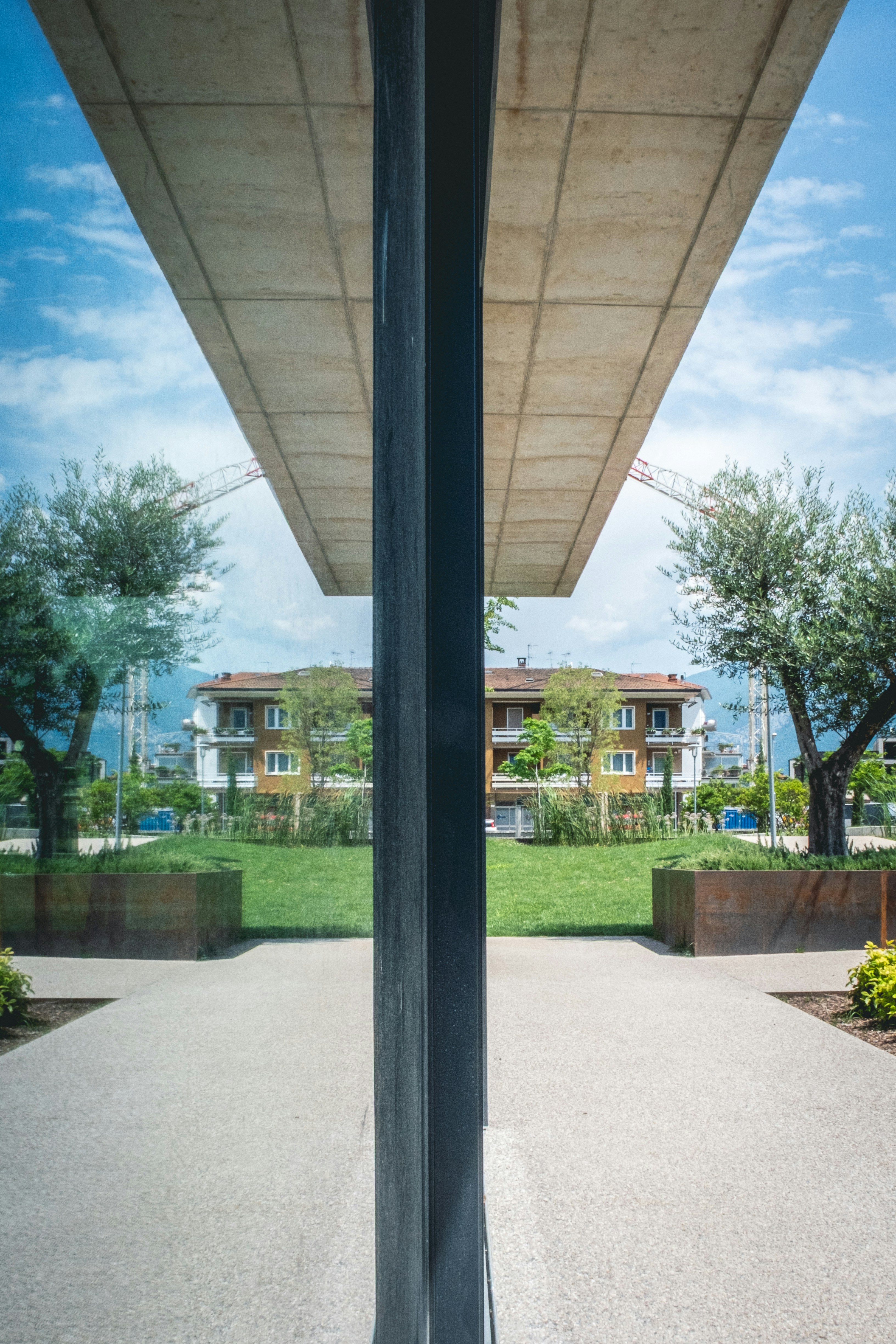 Central Pillar Dividing the Urban Green Corridor
