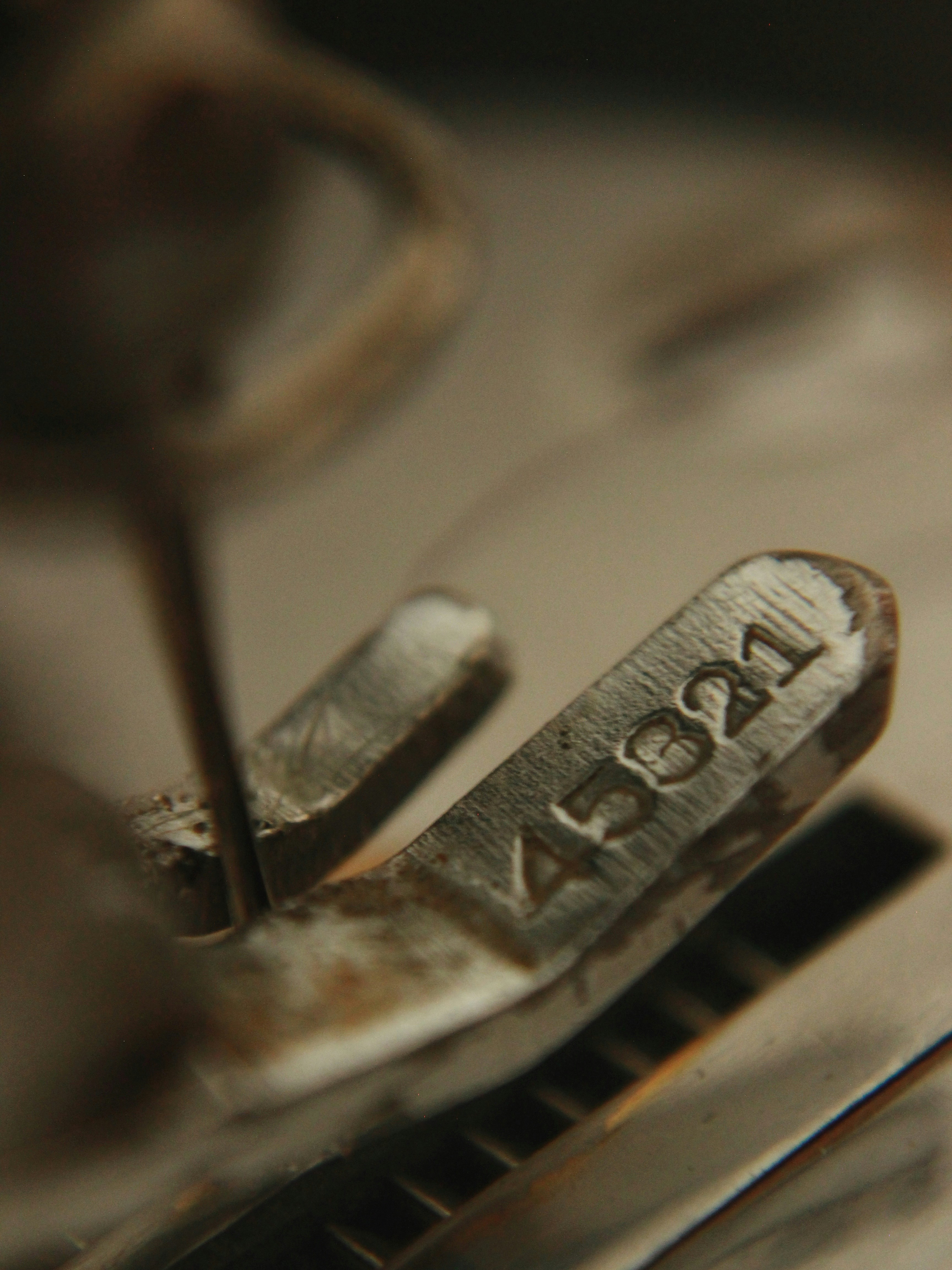 Decayed Precision: A Rusting Type in a Sliver of Focus
