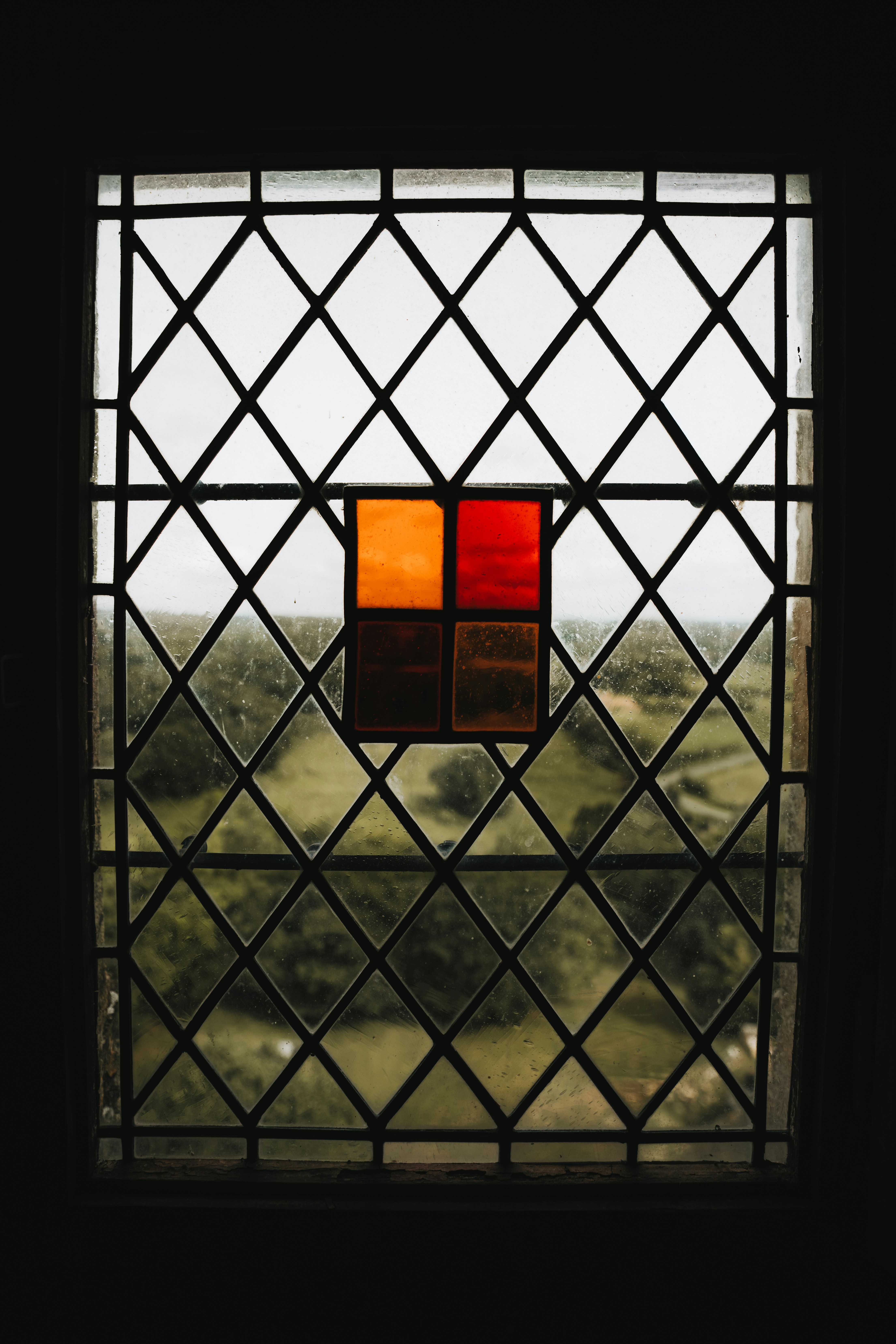 Central Ember: A Diamond Lattice Window with a Fiery Crossfade