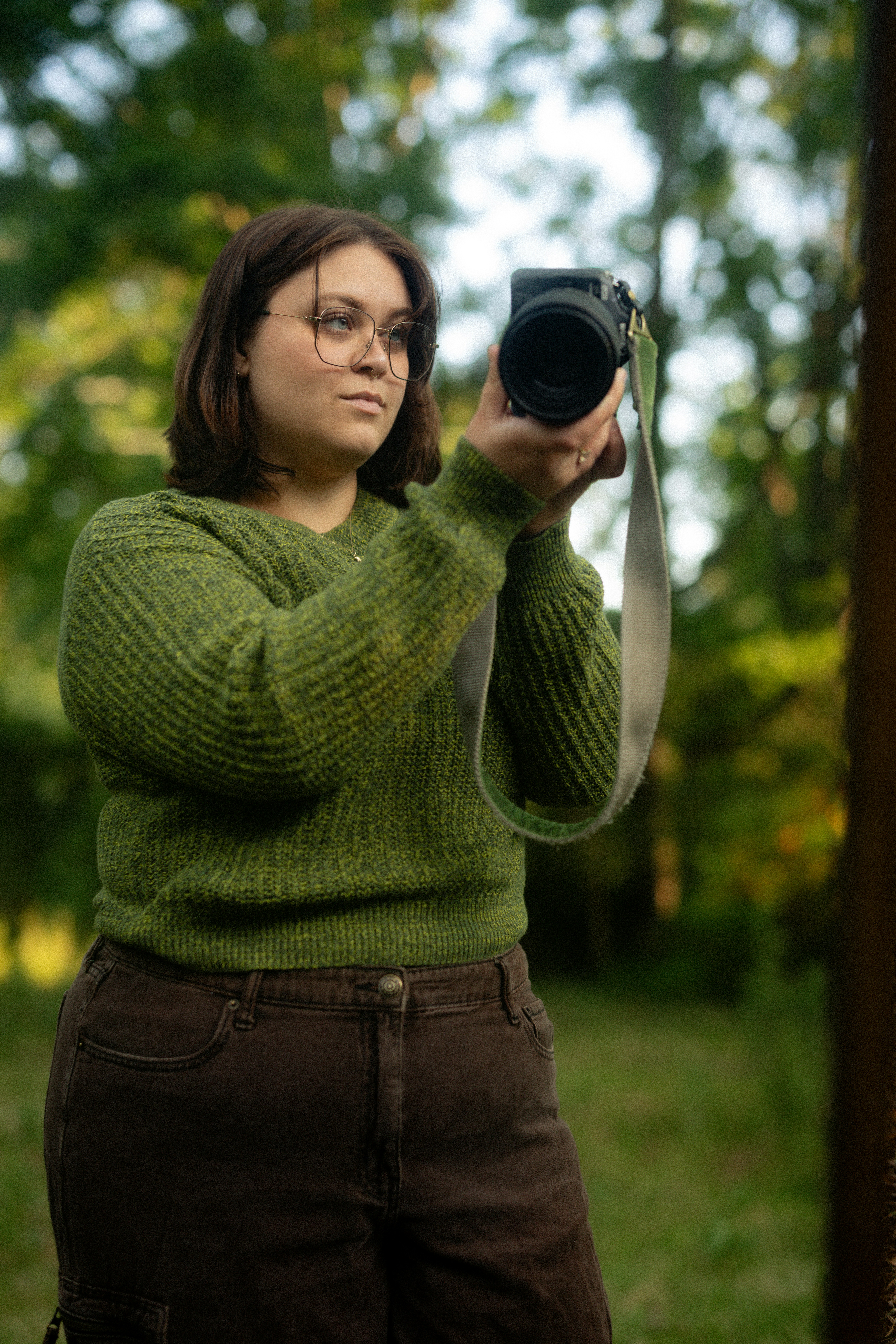 Portrait in the Pines: A photographer’s gaze through a forested frame